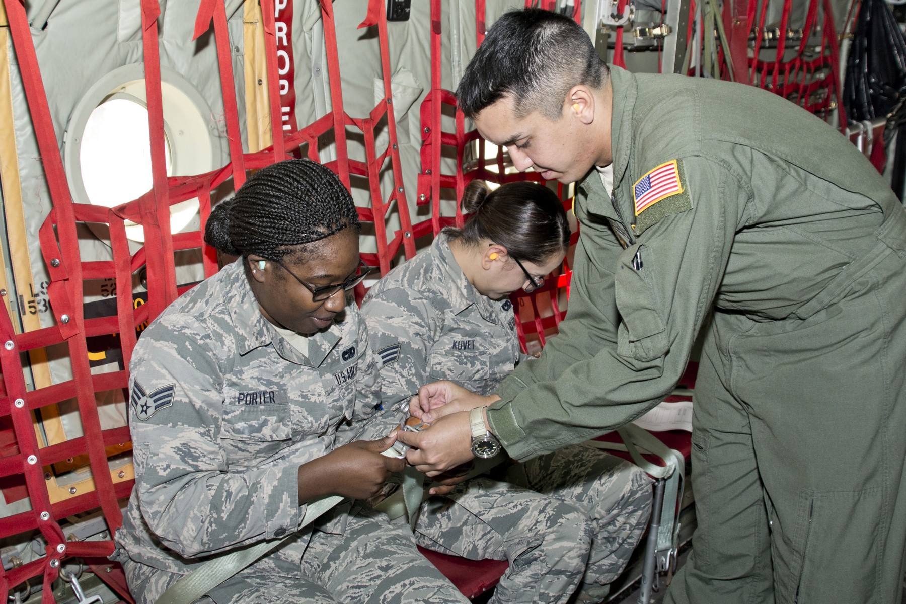 913 AG hosts Incentive Flight > 913th Airlift Group > Article Display