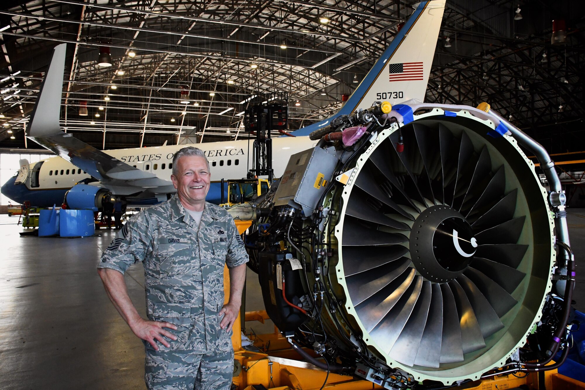 Maintenance discusses engine swap > 932nd Airlift Wing > Article Display