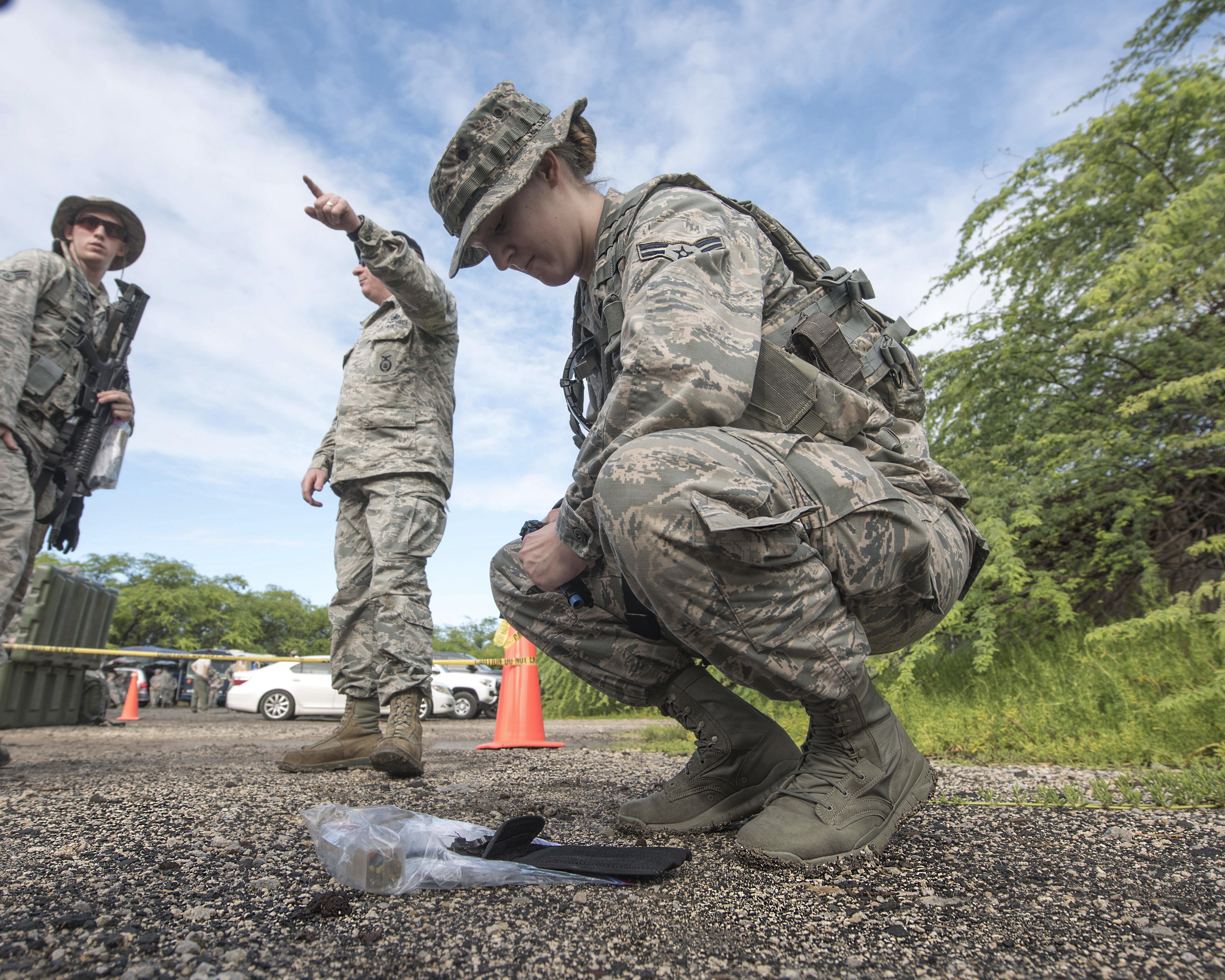 141st SFS trains for jungle warfare in Hawaii > 141st Air Refueling ...