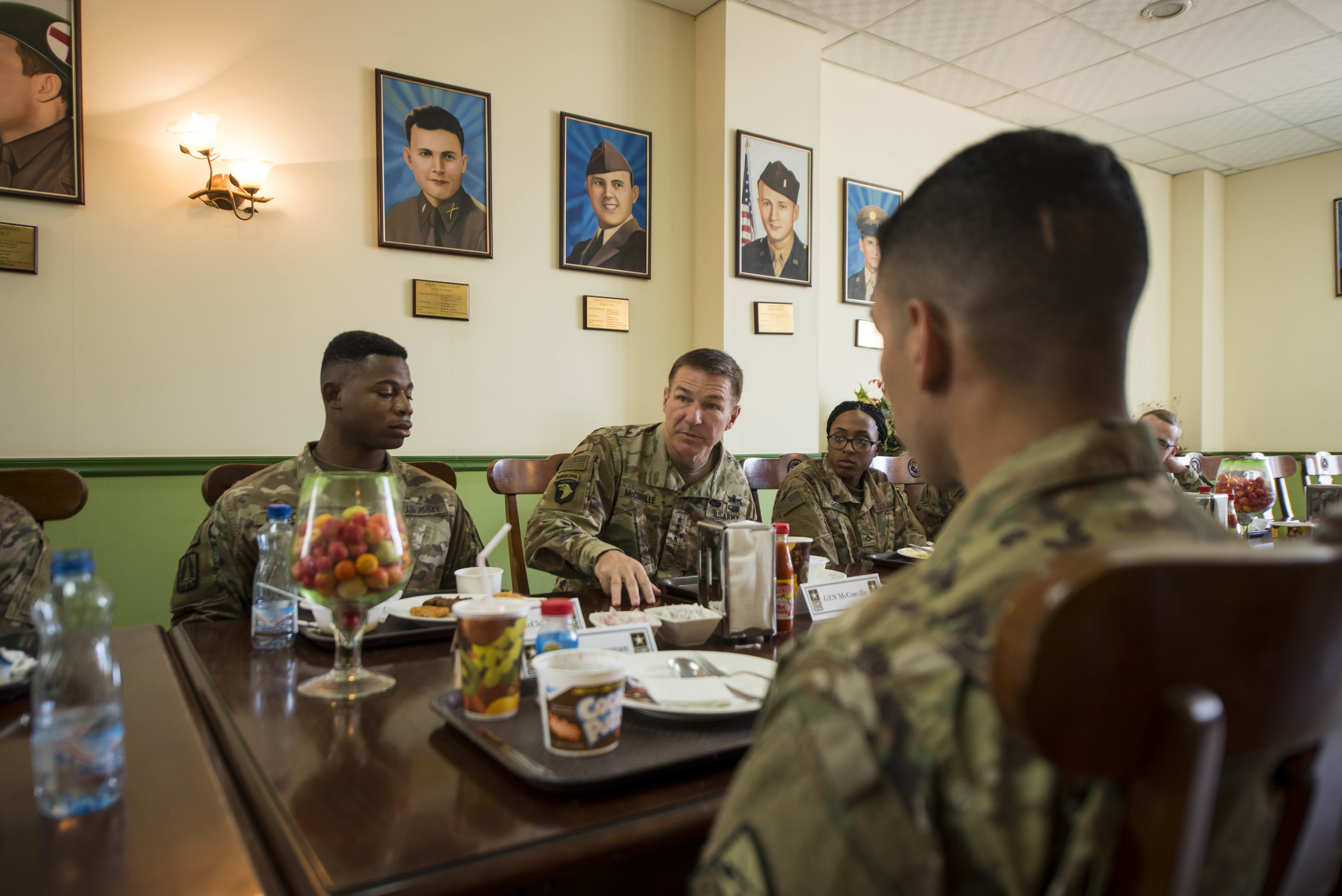Hand-selected Soldiers share breakfast with Army Vice Chief > U.S. Army ...