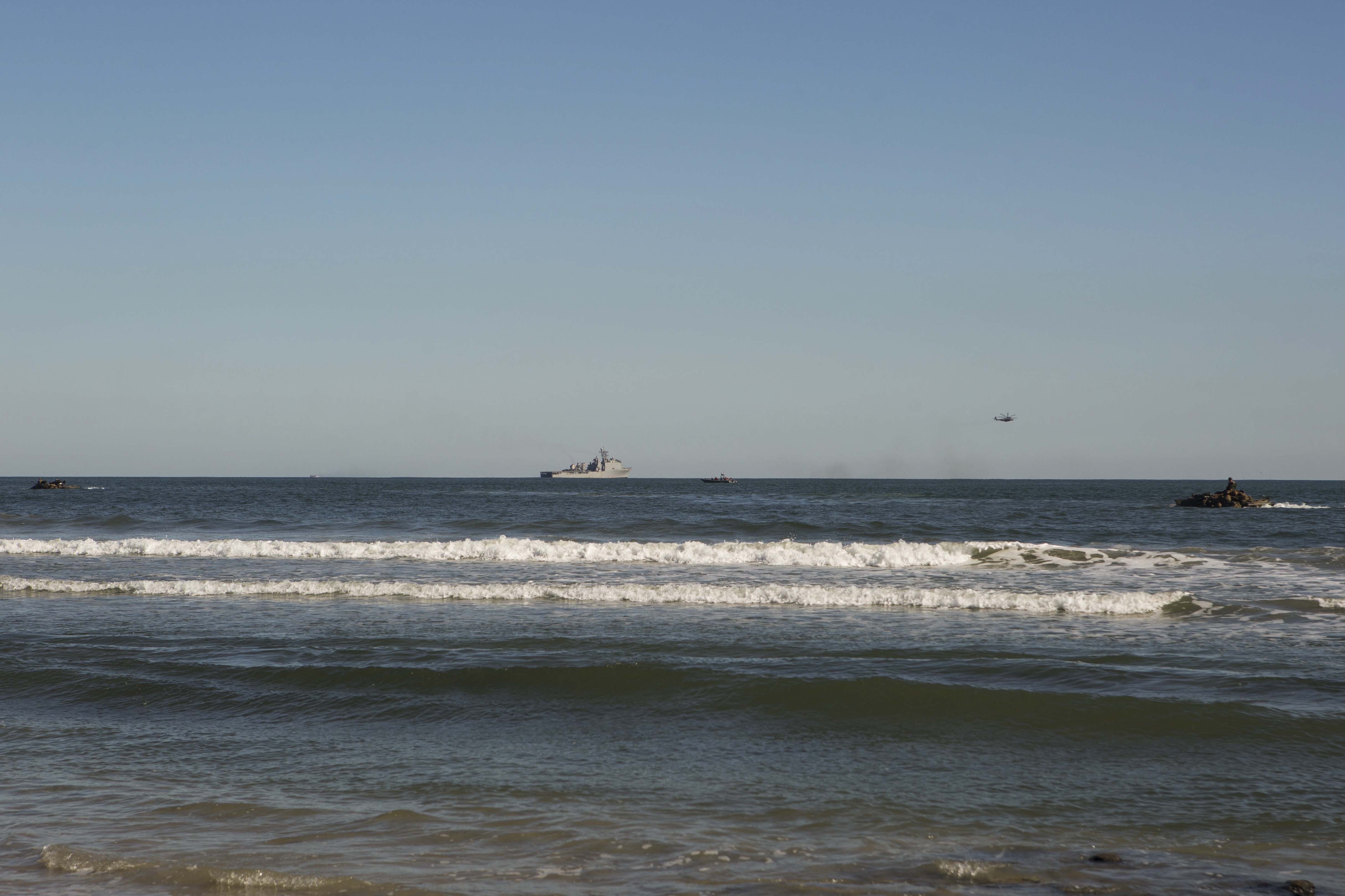 Bold Alligator 17: Marines Conduct Beach On-load Operations