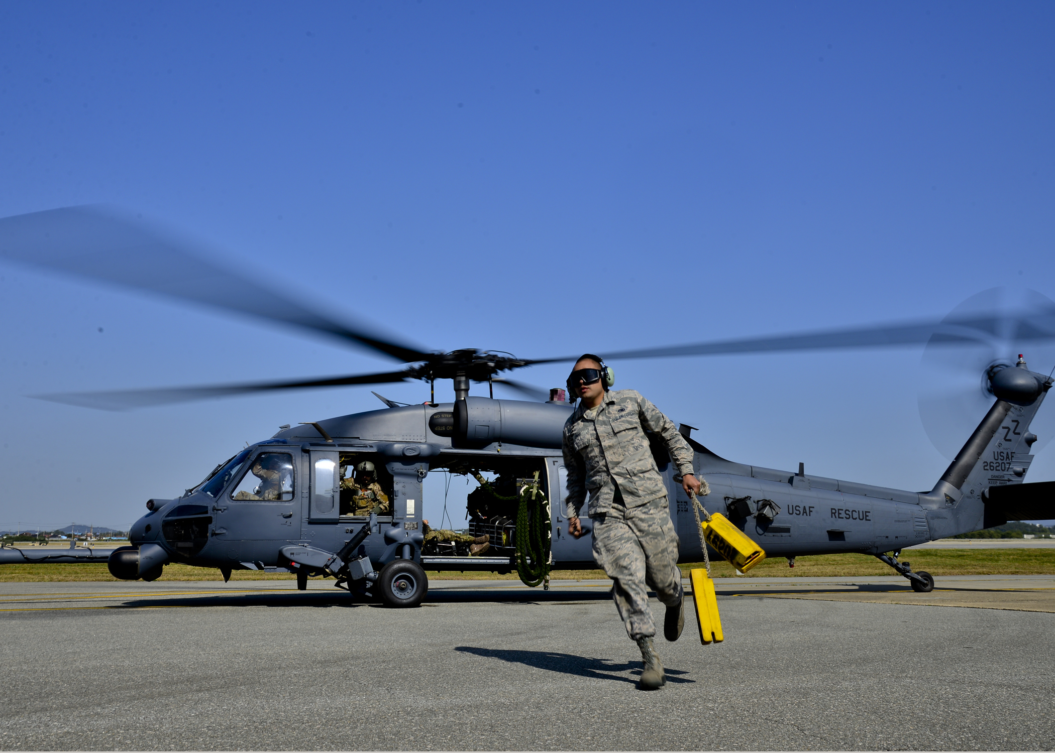 Airmen test combat search, rescue skills during Pacific Thunder > Air ...