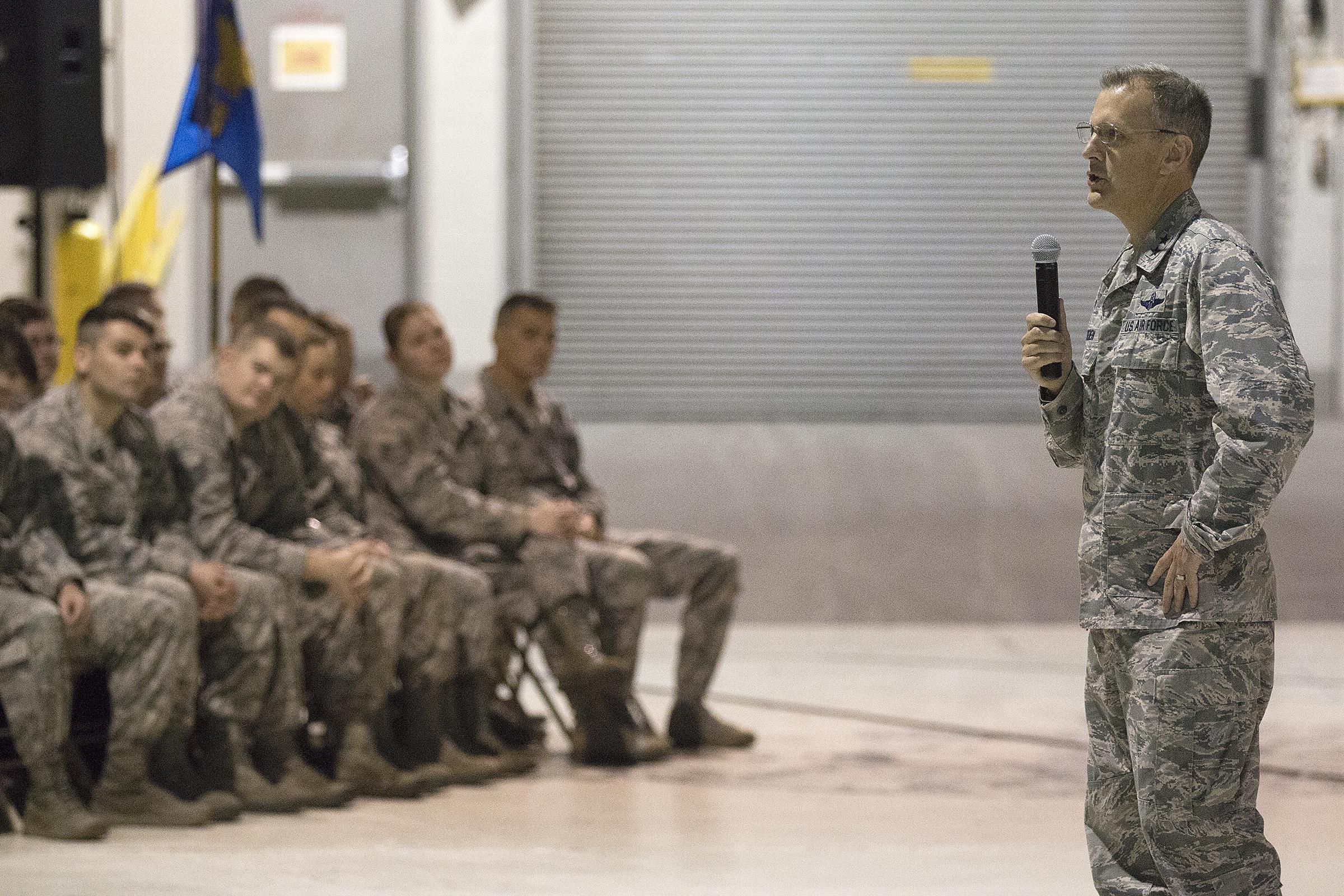 4th AF commander, command chief visit 445th AW Airmen > 445th Airlift Wing > Article Display
