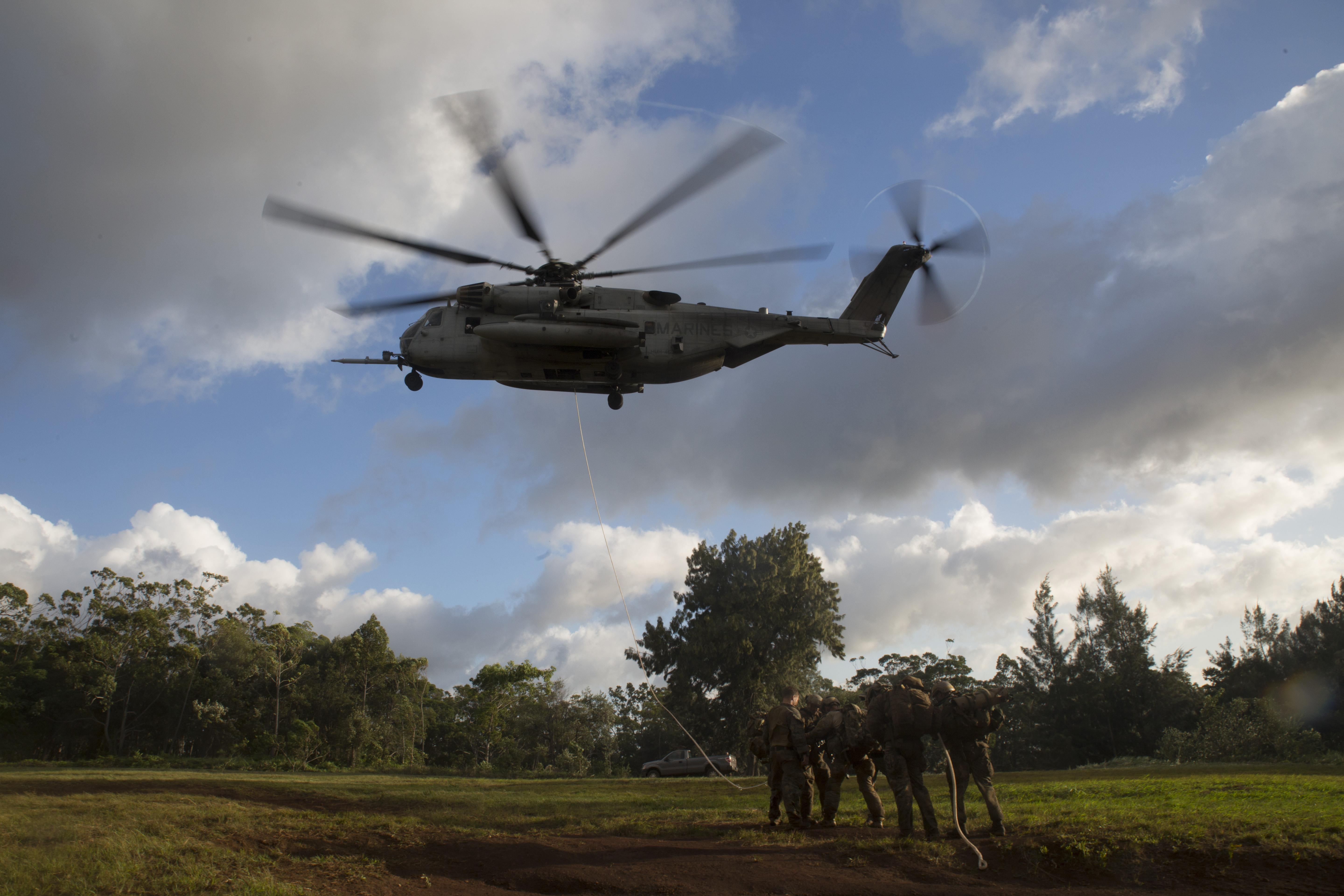 U.S. Service members participate in Reconnaissance Team Leaders Course