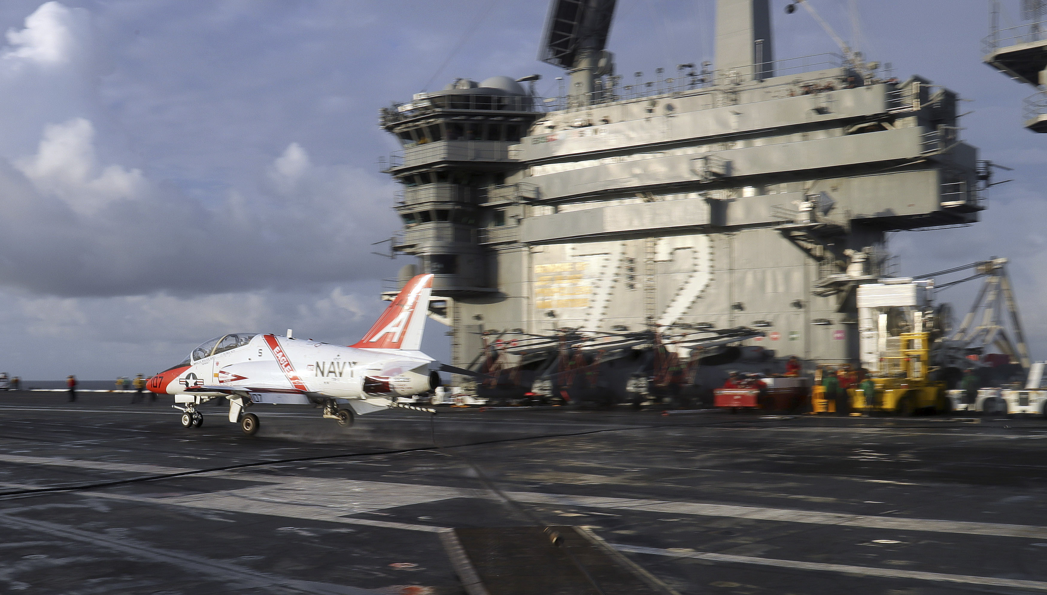 New Pilots Qualify Aboard Lincoln > United States Navy > News Stories