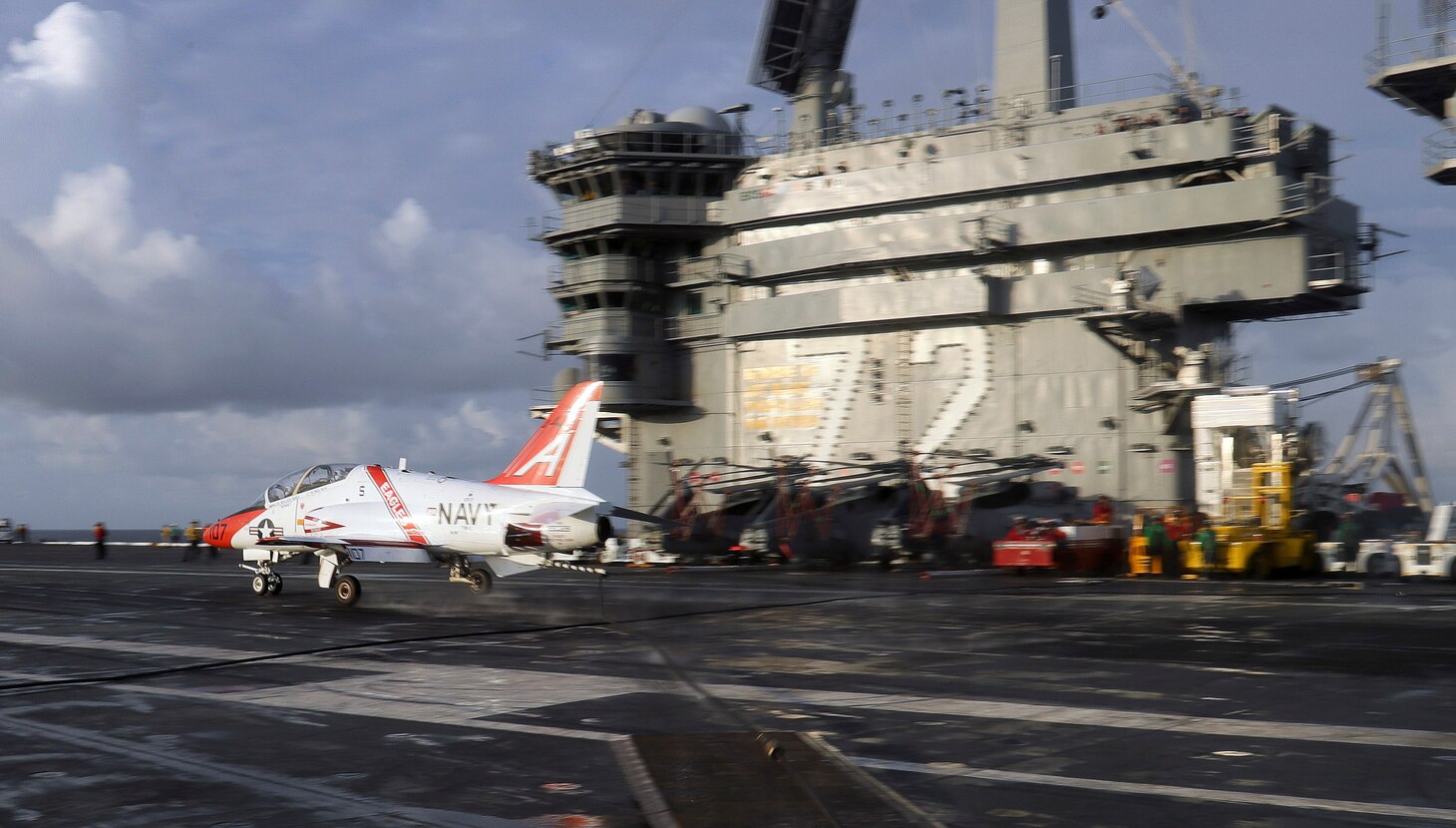 New Pilots Qualify Aboard Lincoln > United States Navy > News Stories