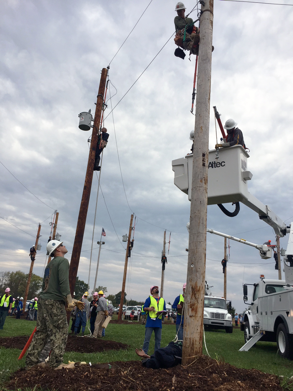 366 TRS instructors win international linemen competition > Sheppard ...