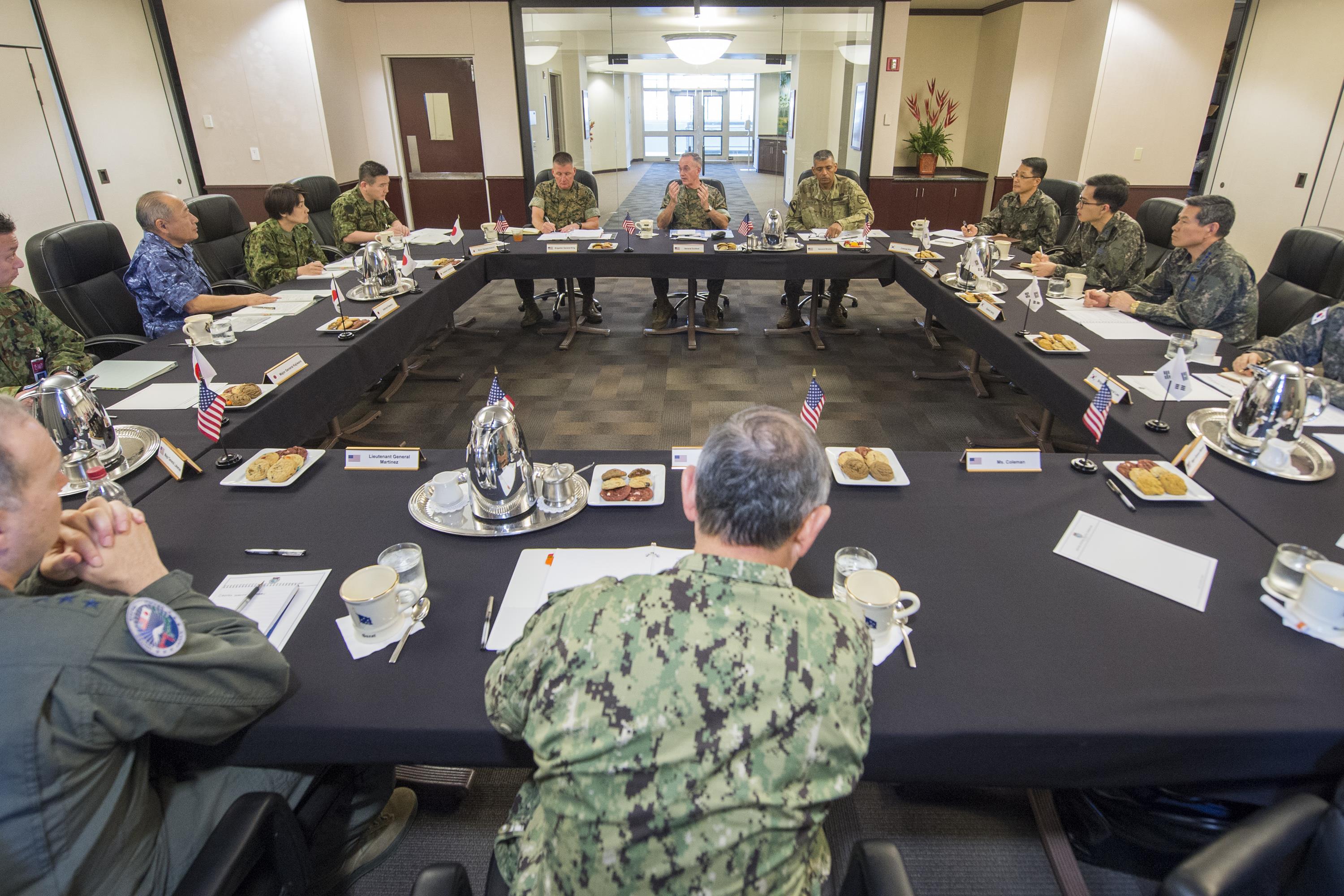 CJCS hosts trilateral meeting at USPACOM headquarters
