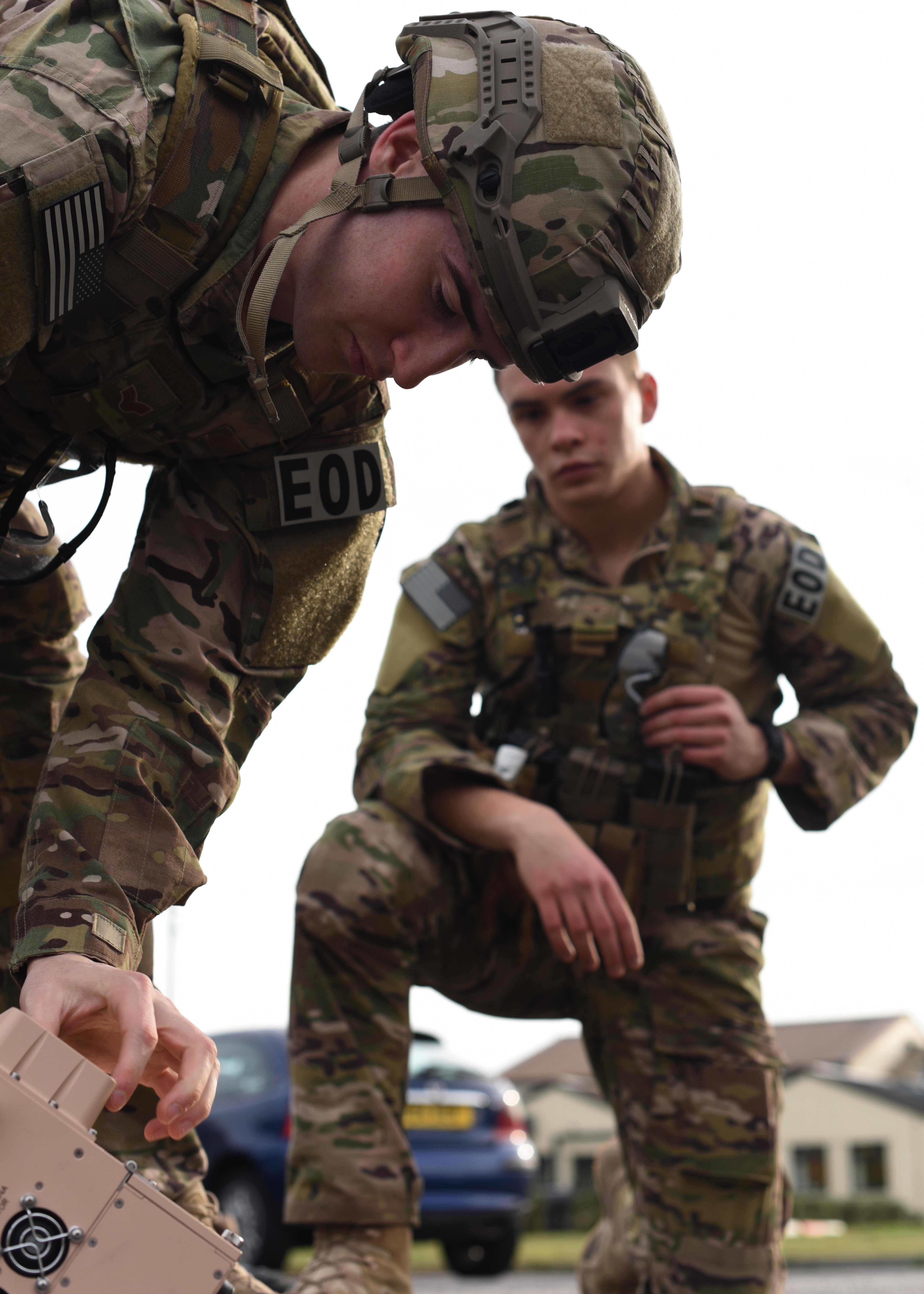 48th CES EOD flight demolishes IED training > Royal Air Force ...