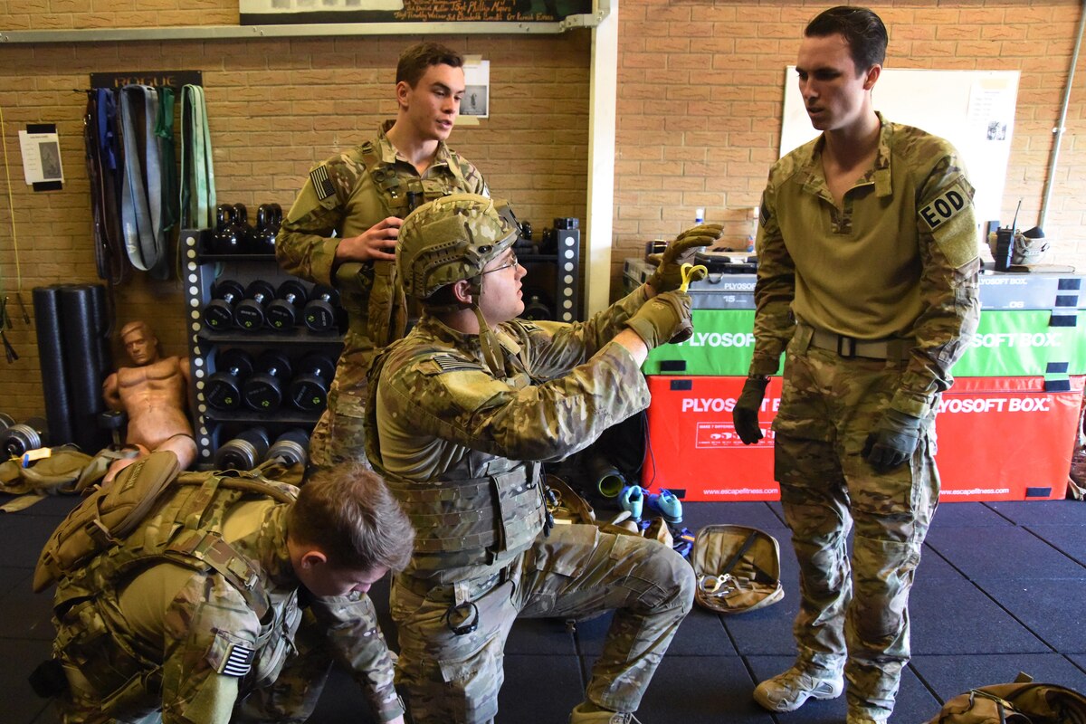 48th CES EOD flight demolishes IED training > Royal Air Force ...