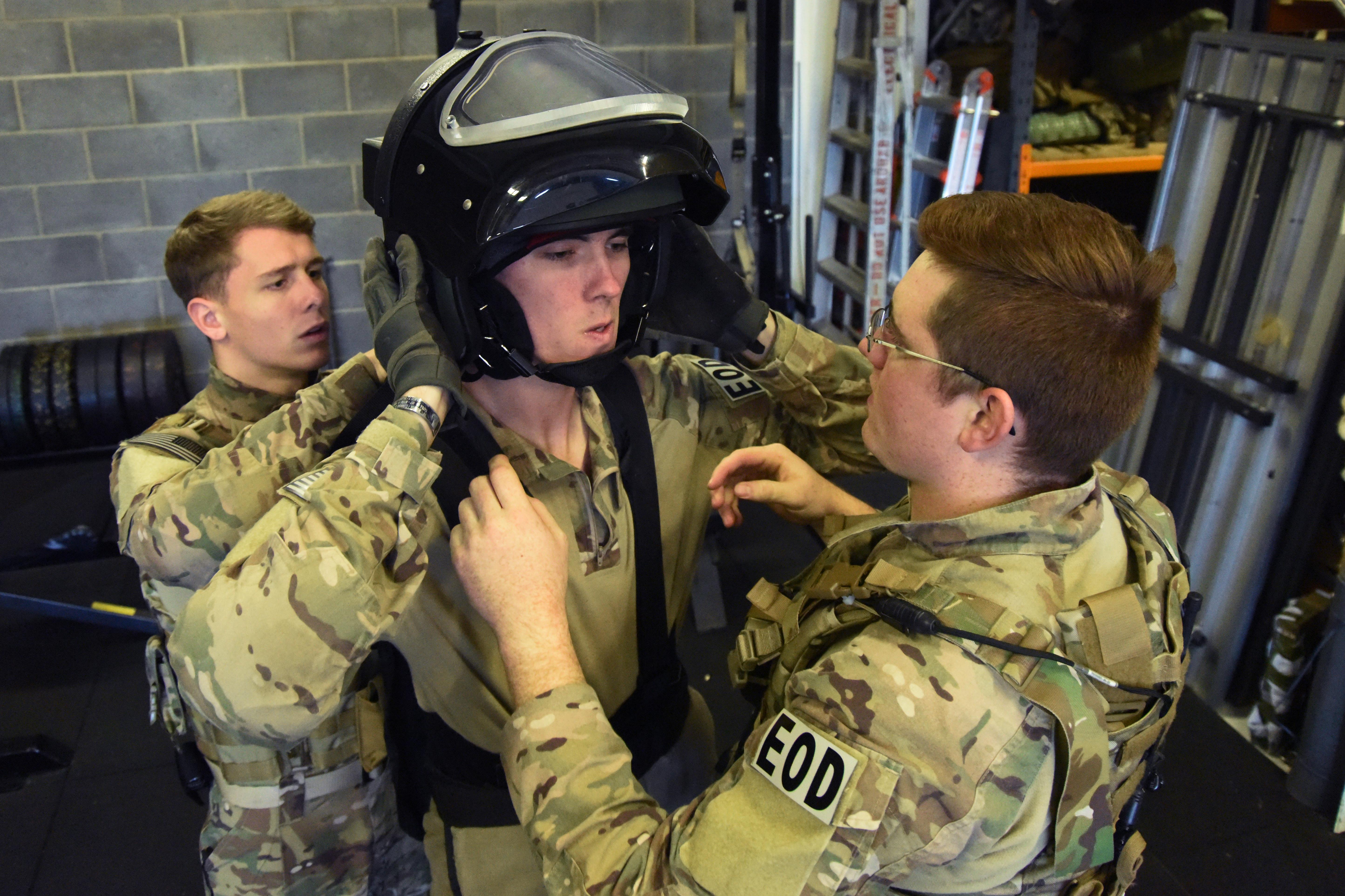 48th CES EOD flight demolishes IED training > Royal Air Force ...