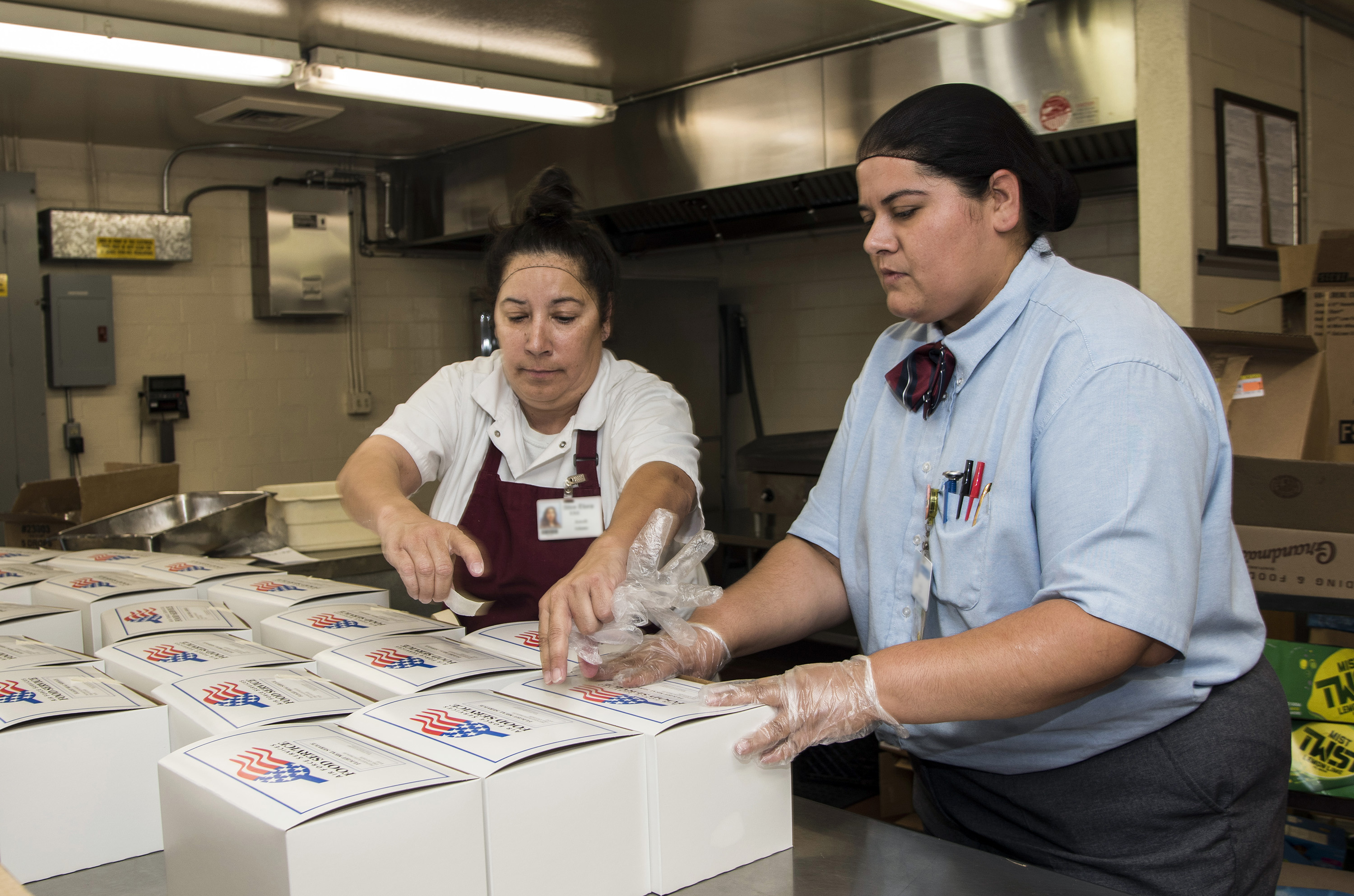 Flight kitchen keeps military members fed during Hurricane Harvey ...
