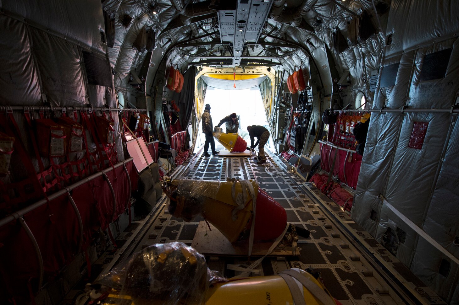 US Navy Leads International Effort to Deploy Buoys into the Arctic ...