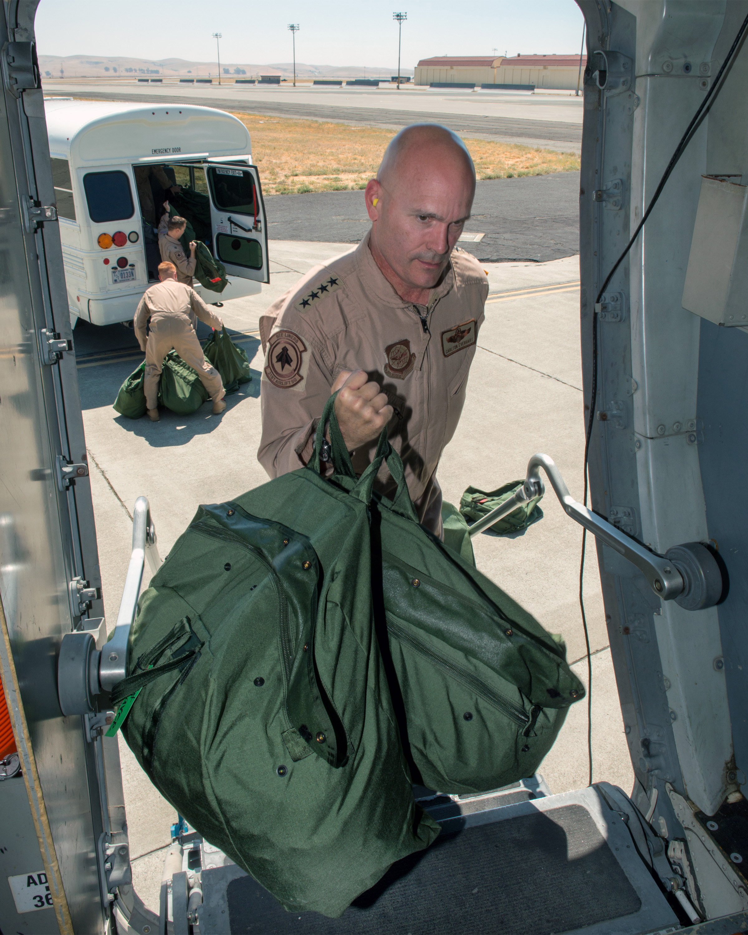 Phoenix Spark innovates fleet-wide C-17 EFB mount > Travis Air Force ...