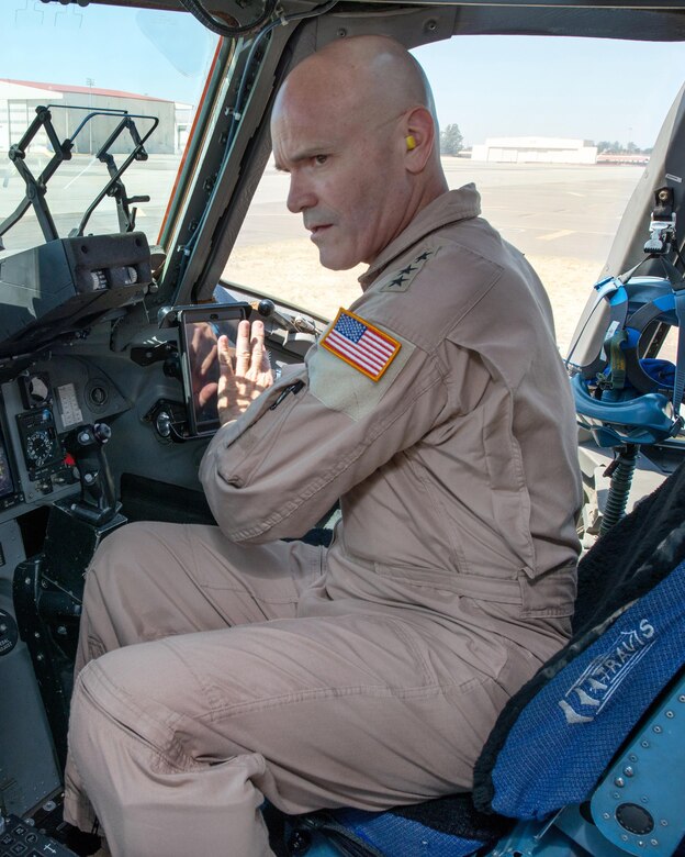 Phoenix Spark innovates fleet-wide C-17 EFB mount > Travis Air Force ...