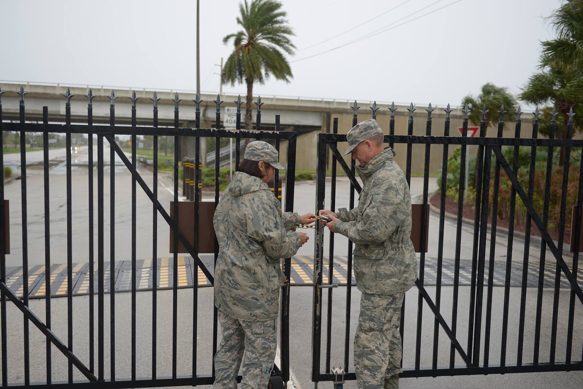 PATRICK AFB, CCAFS, JDMTA ENTERS HURRICANE CONDITION I > Space Launch ...