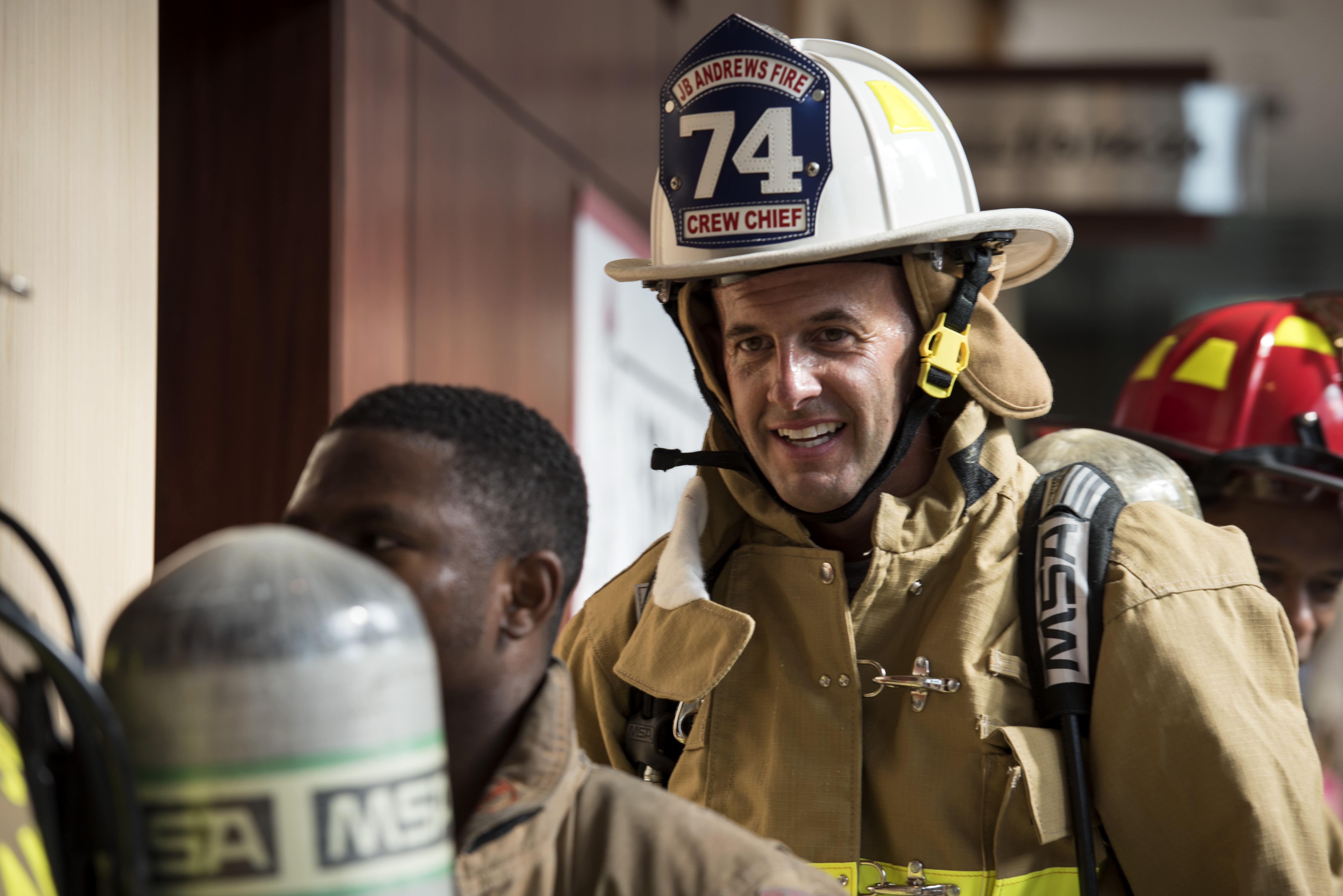 America's Airmen honor first responders > Joint Base Andrews > Article ...