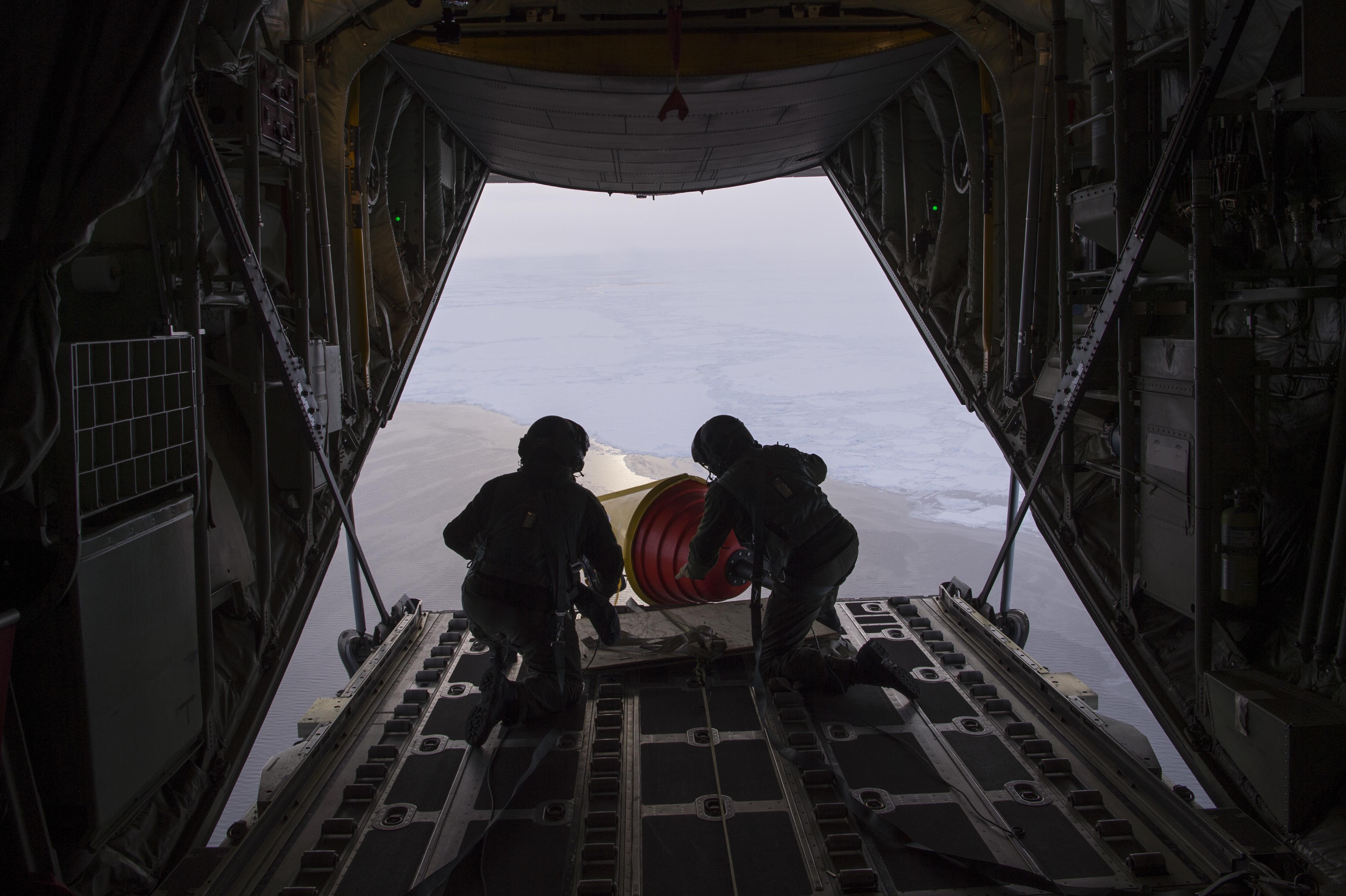 US Navy Leads International Effort to Deploy Buoys into the Arctic ...