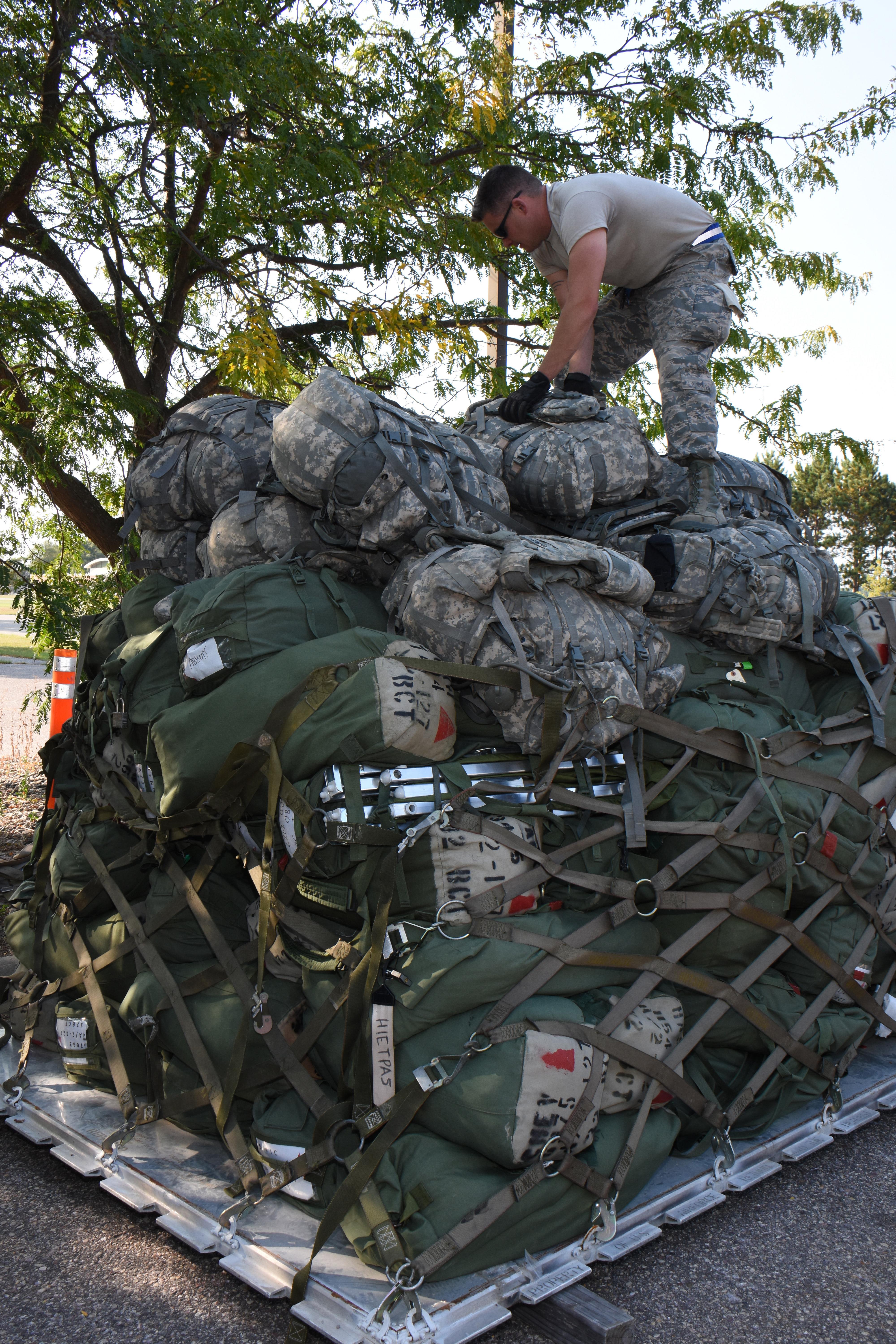 Troops behind the scenes help send Guard aid to Florida > National ...