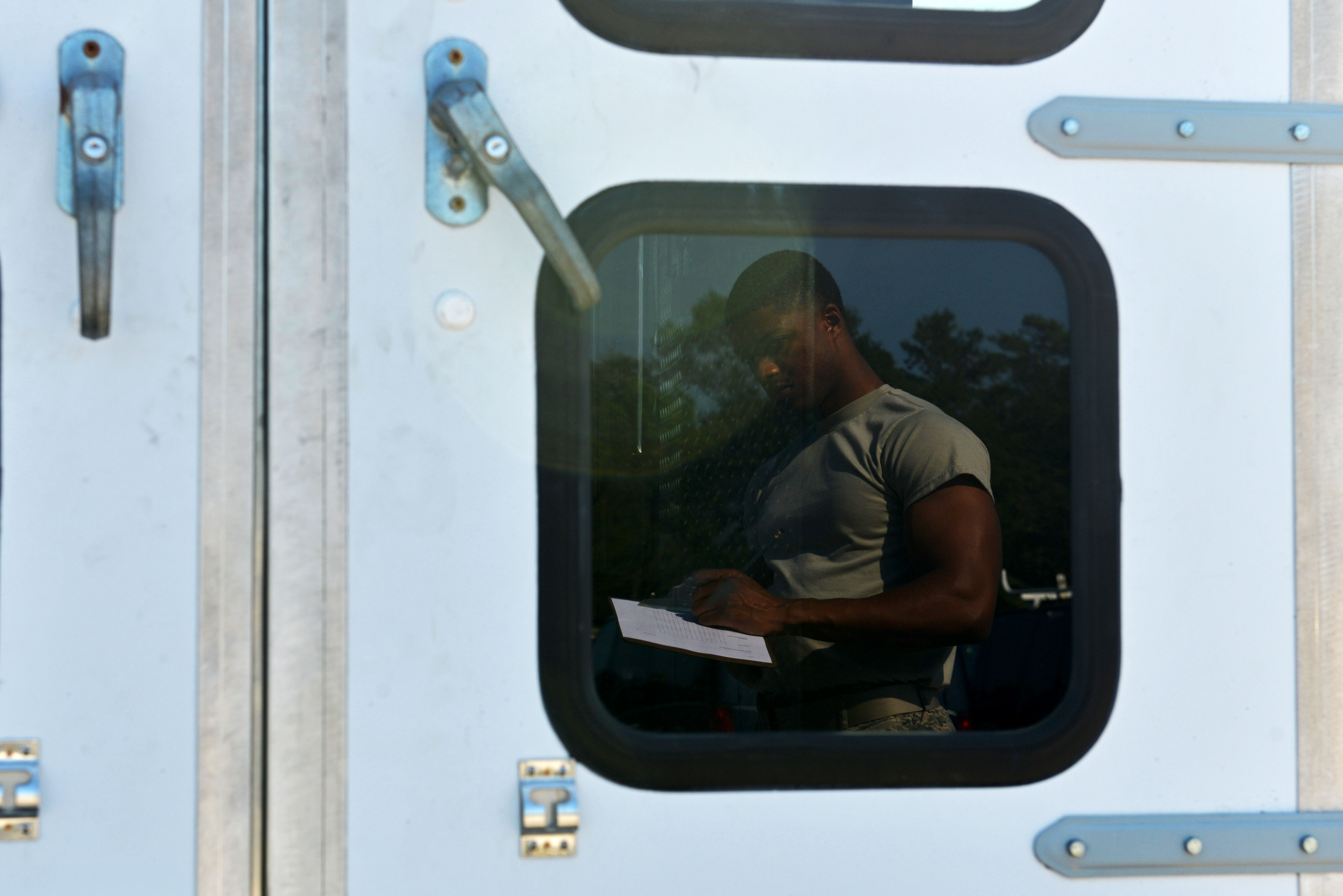 Airman manages vehicle fleet