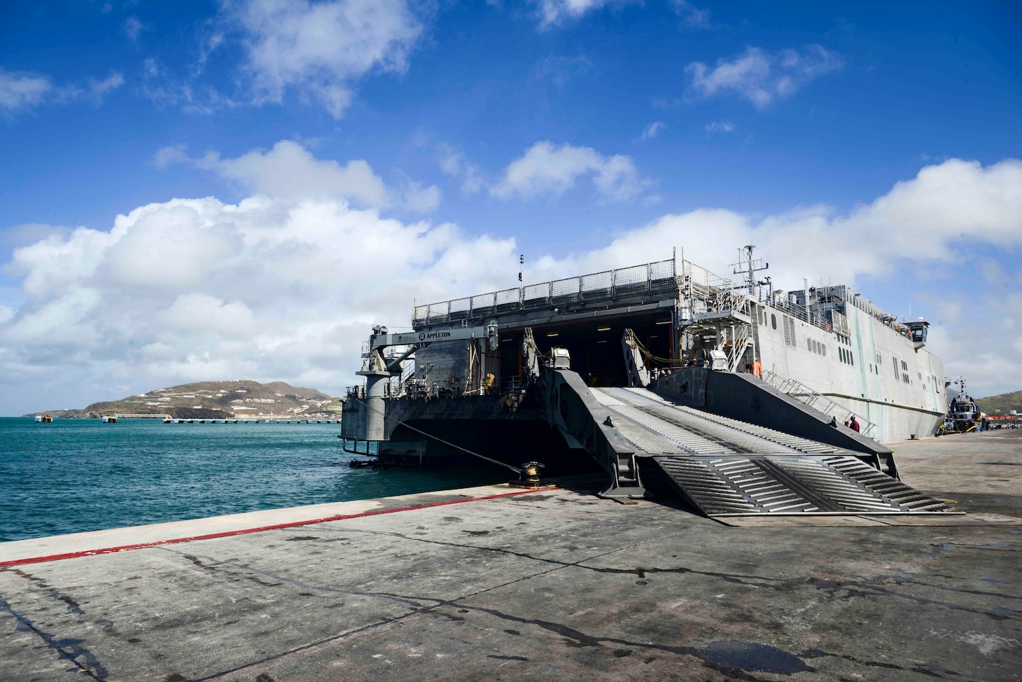 USNS Spearhead Assists in Humanitarian Aid for St. Martin > United ...