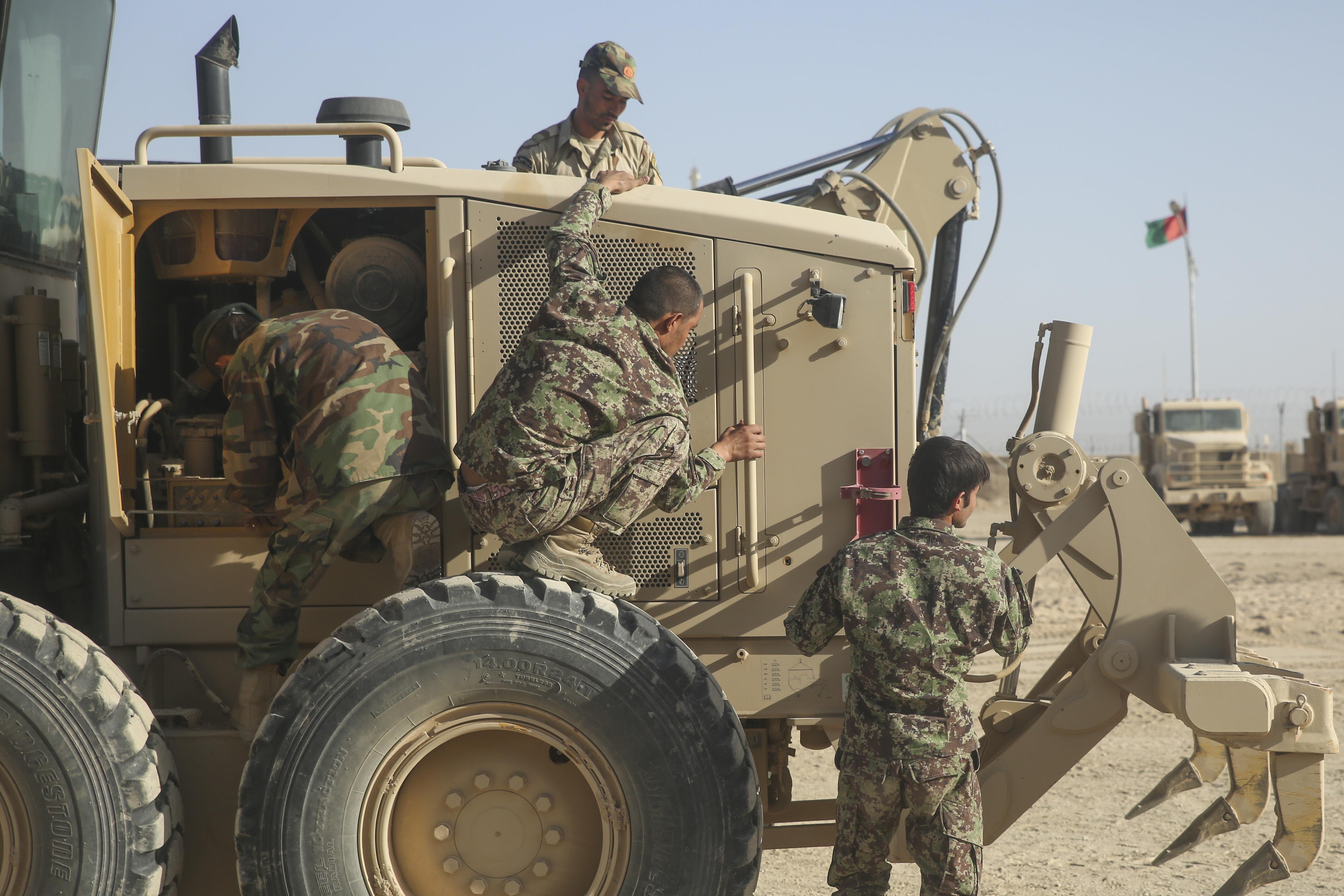 Afghan soldiers build heavy equipment operating skills