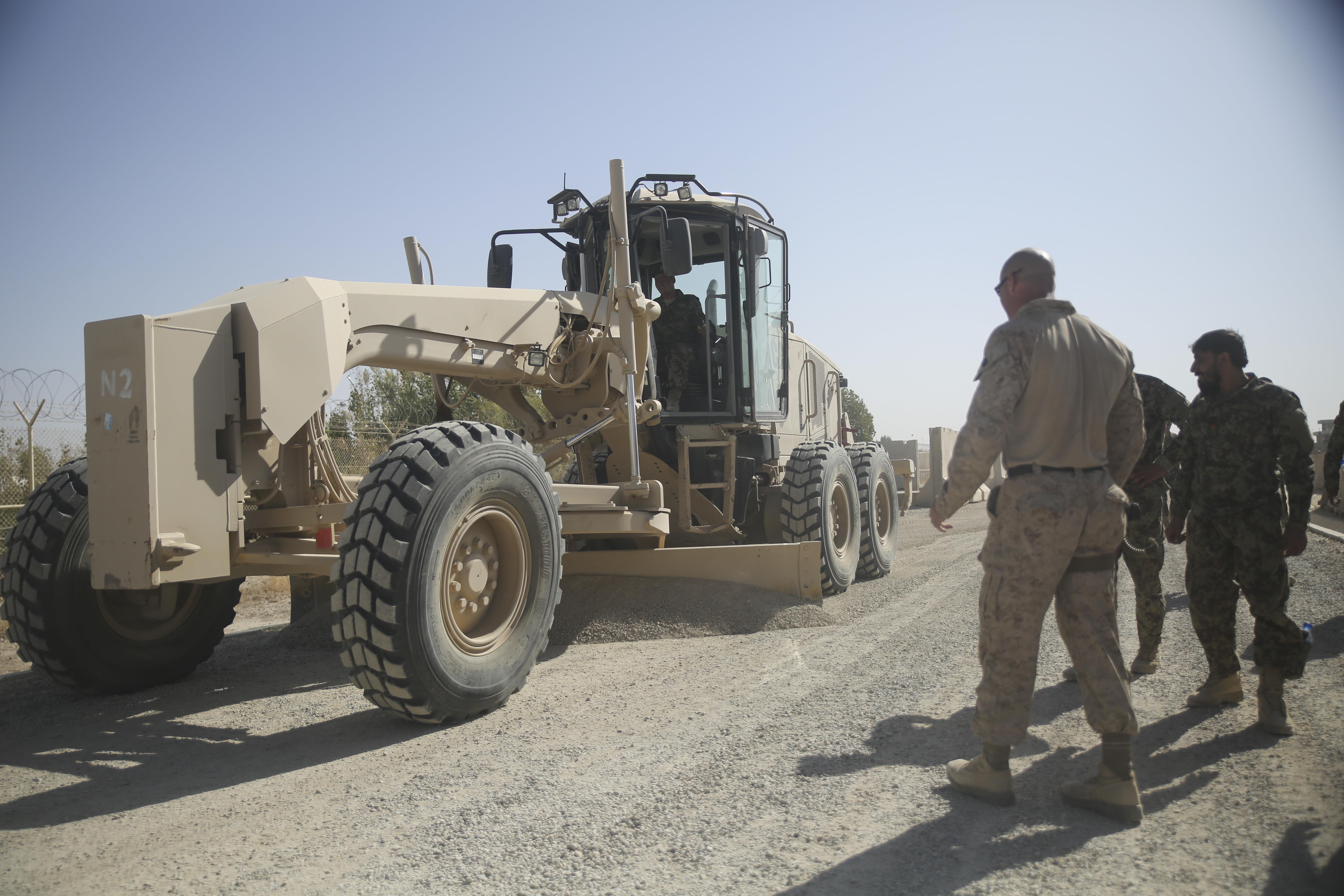 Afghan soldiers build heavy equipment operating skills