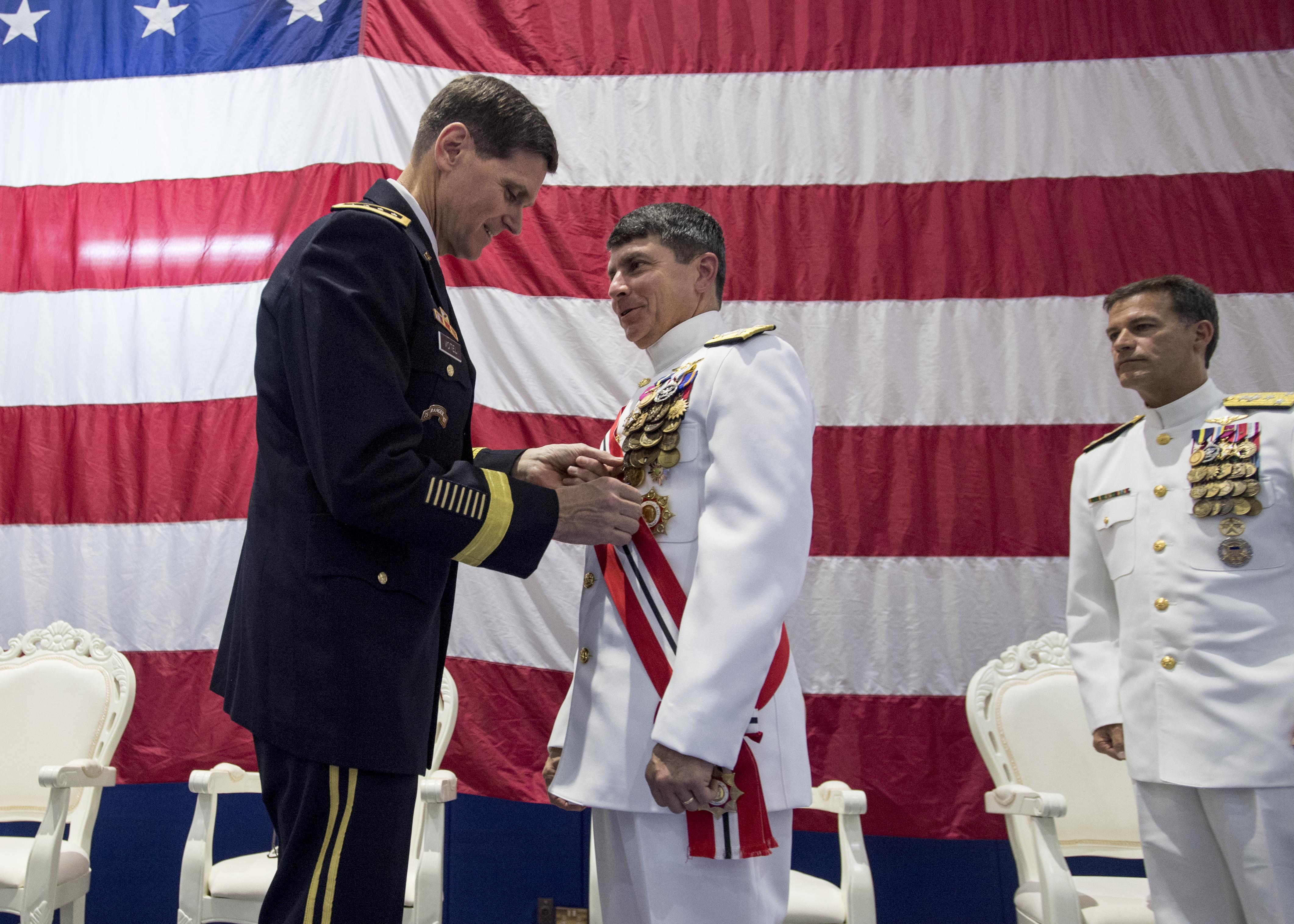 U.S. Fifth Fleet Welcomes New Commander > U.S. Naval Forces Central ...