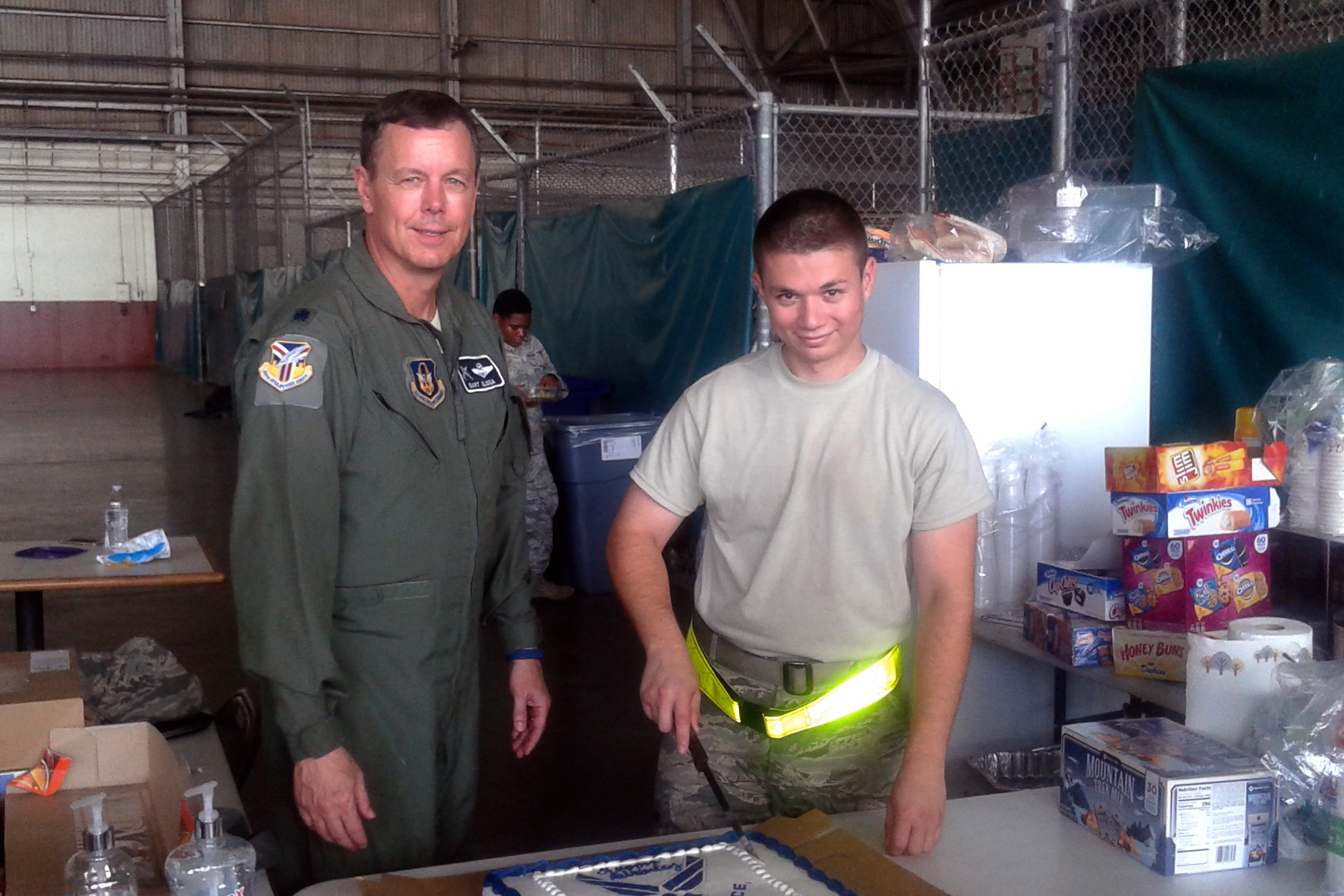 910th Aerial Spray team celebrates Air Force B-Day with help from USO ...