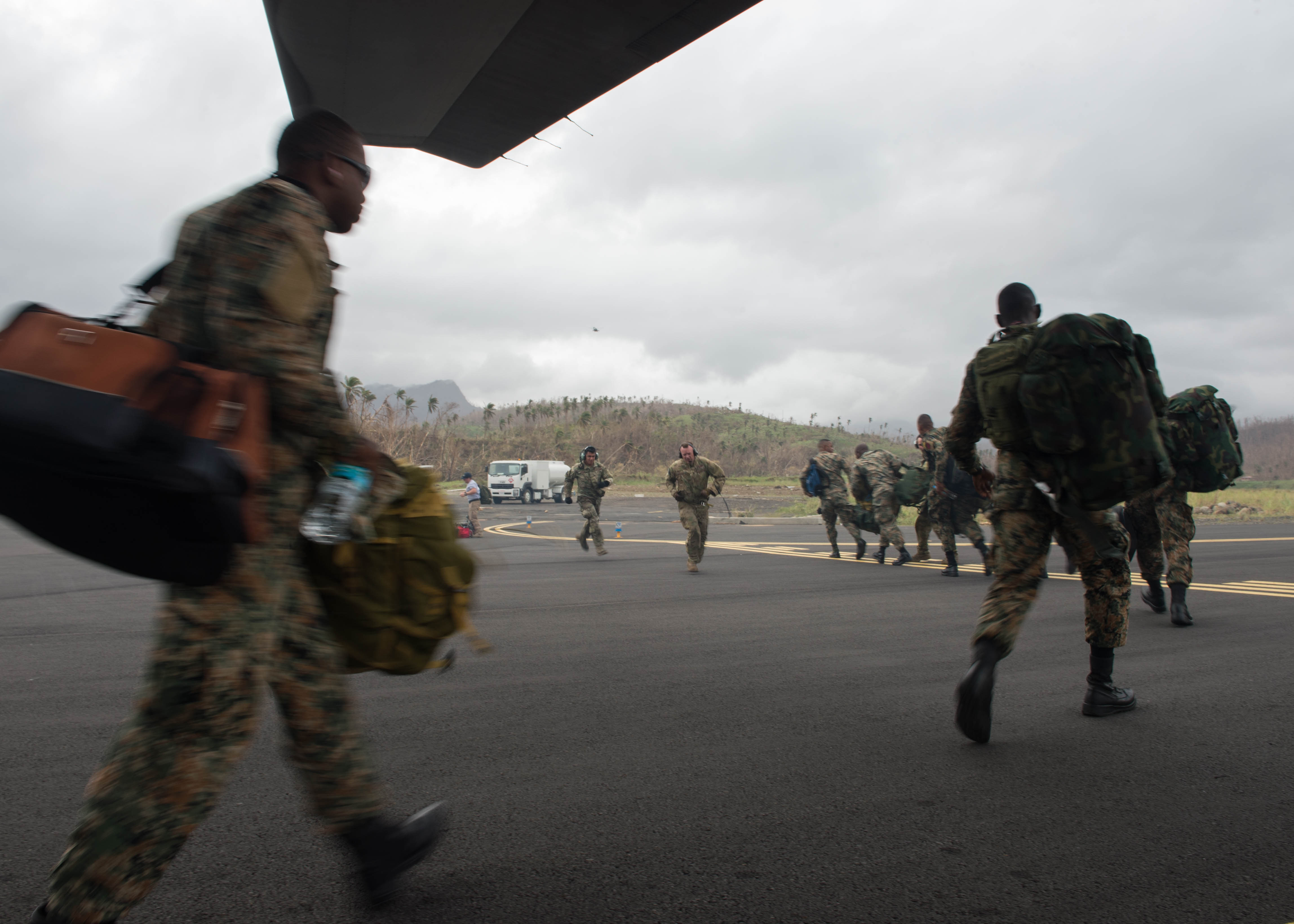 Air Commandos transport Jamaican soldiers, civilian disaster response ...