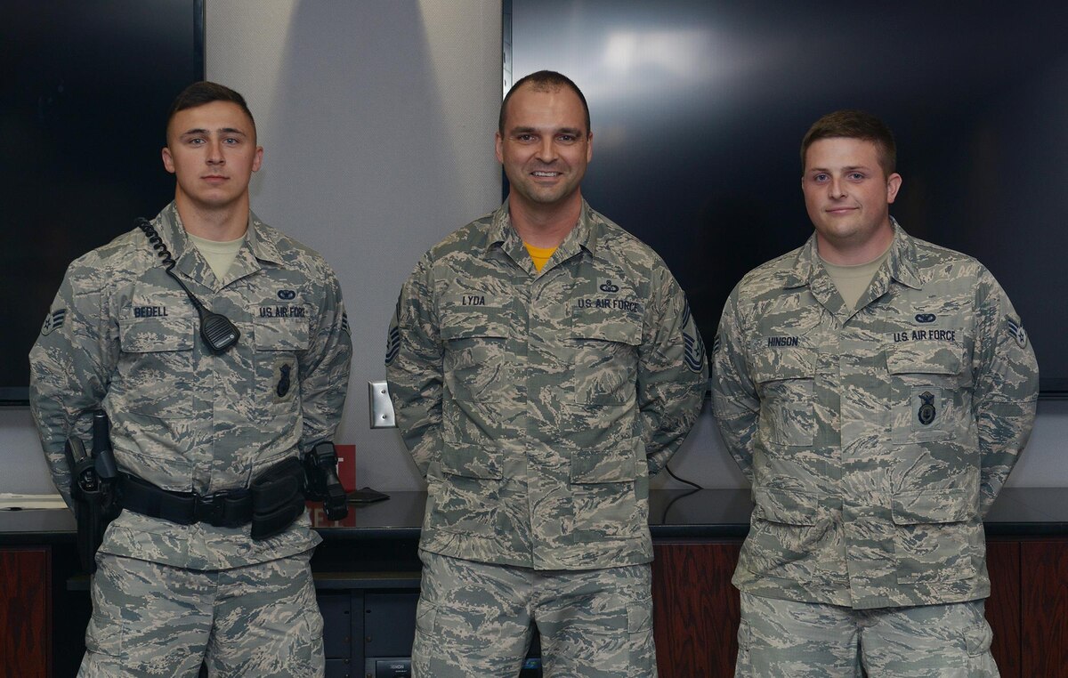Patrolmen provide lifesaving CPR > Whiteman Air Force Base > Article ...
