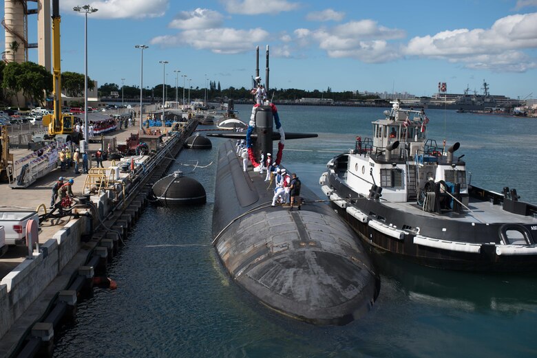 Pearl Harbor Welcomes USS Chicago > Commander, Submarine Force, U.S ...