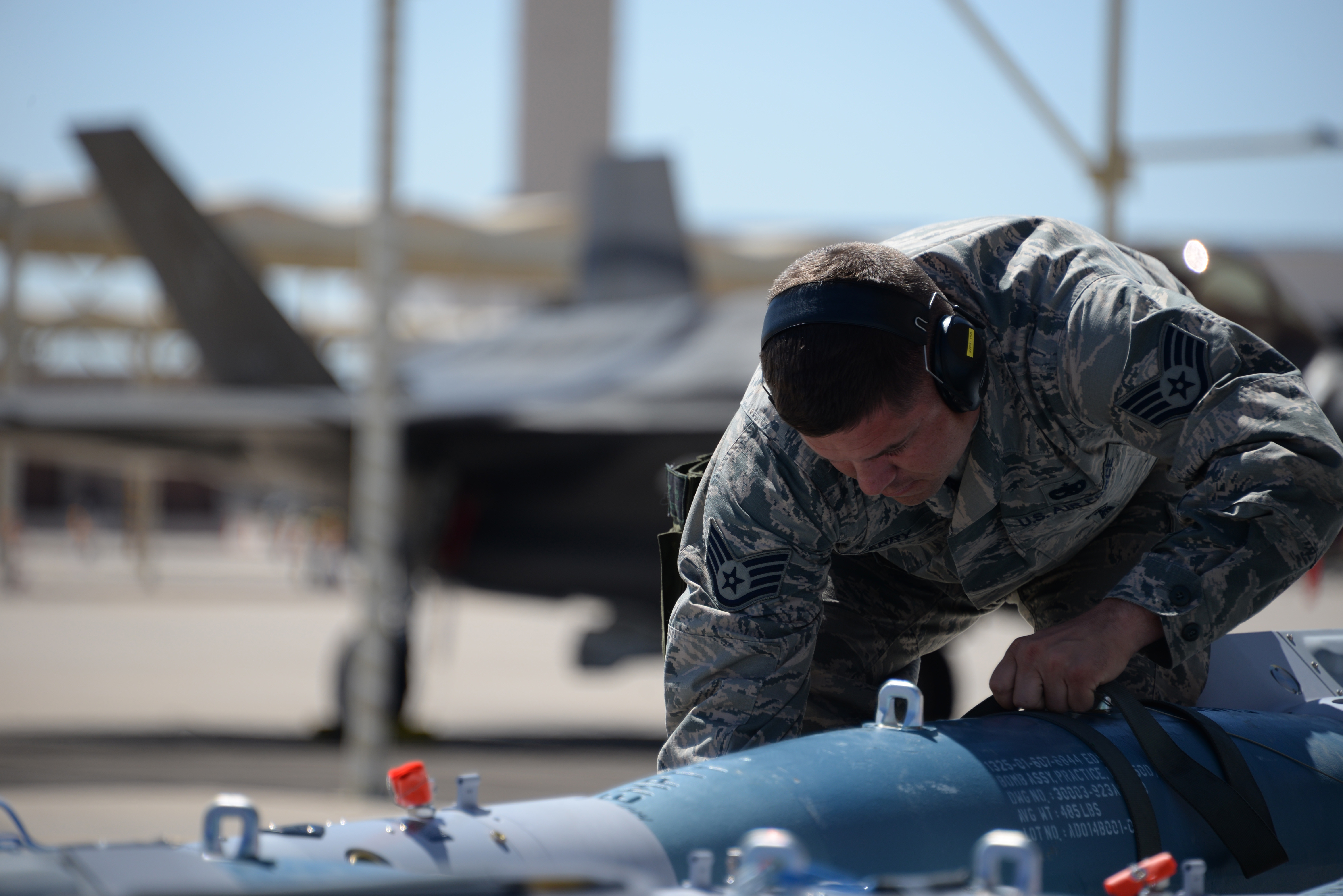 61st AMU Weapons Load > Luke Air Force Base > Article Display