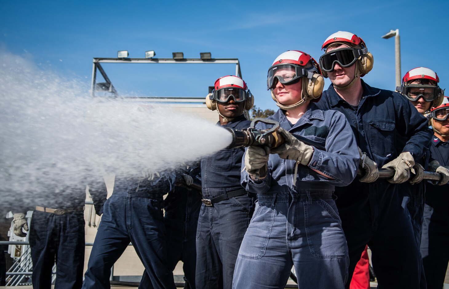 Makin Island Sailors Attend Firefighting Course > United States Navy ...