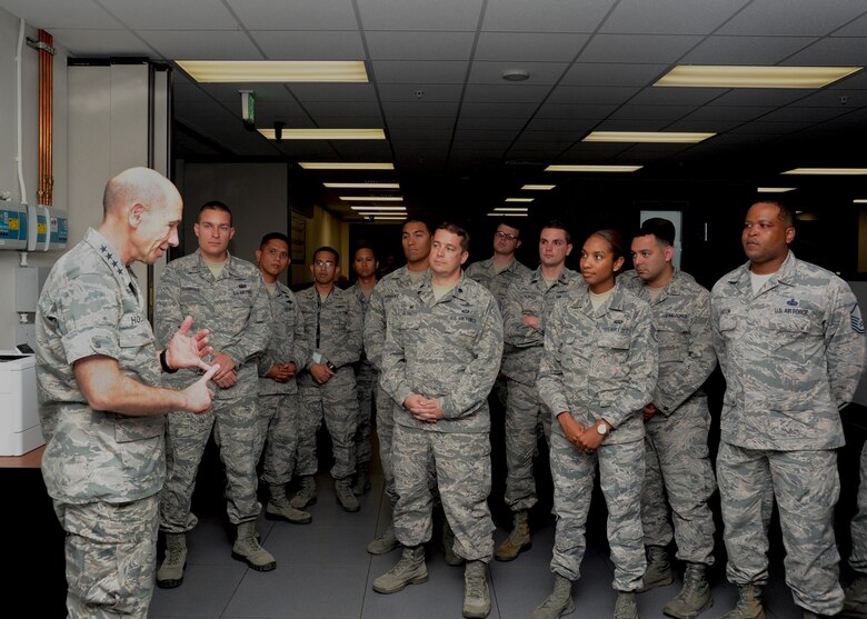 ACC leadership visits 692nd ISRG Airmen > Pacific Air Forces > Article ...