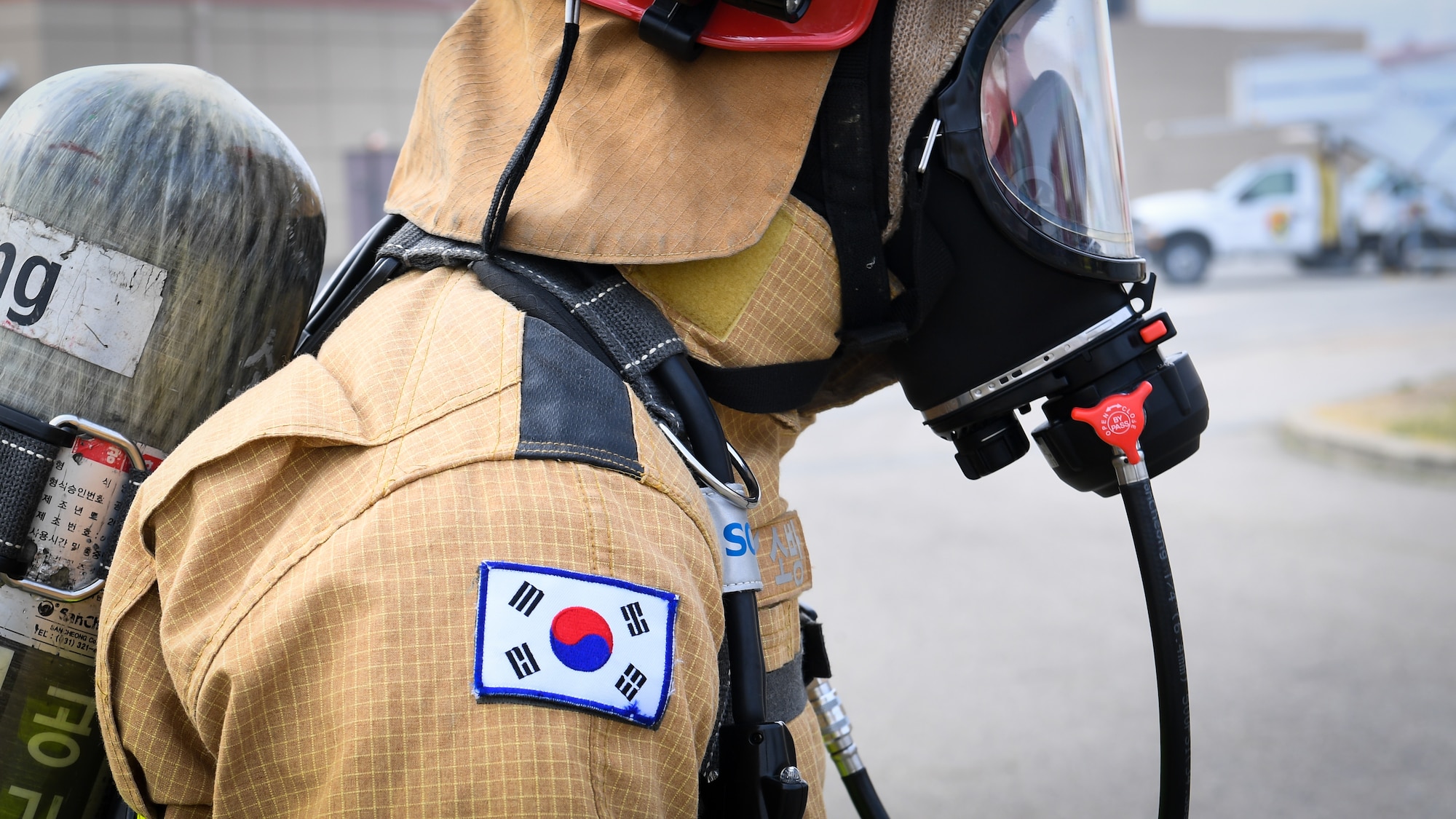 U.S., Korean firefighters conduct joint fire training > Osan Air Base ...