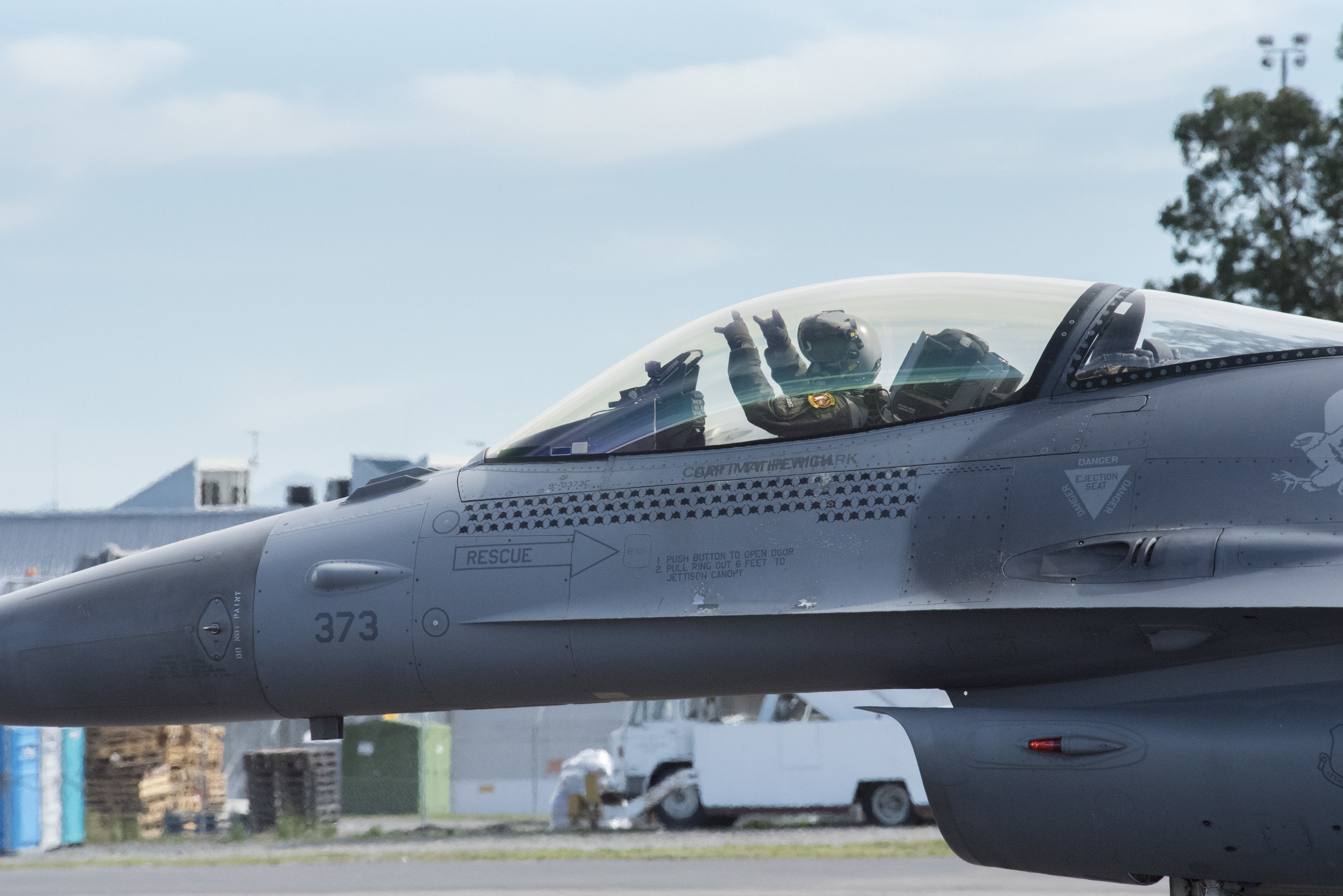 14th Fighter Squadron F-16 pilot taxiing