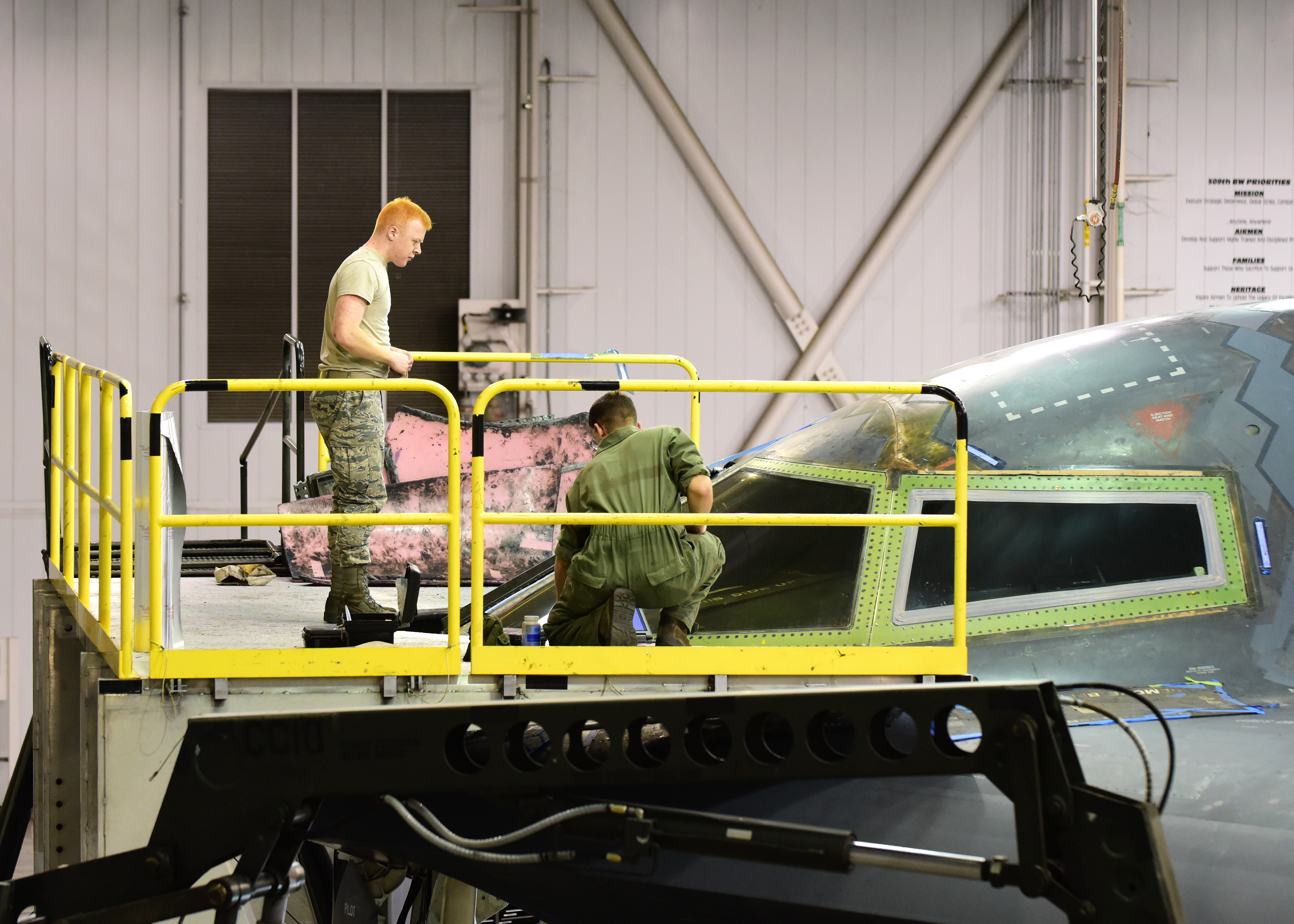 Dragons: 509th Aircraft Maintenance Squadron