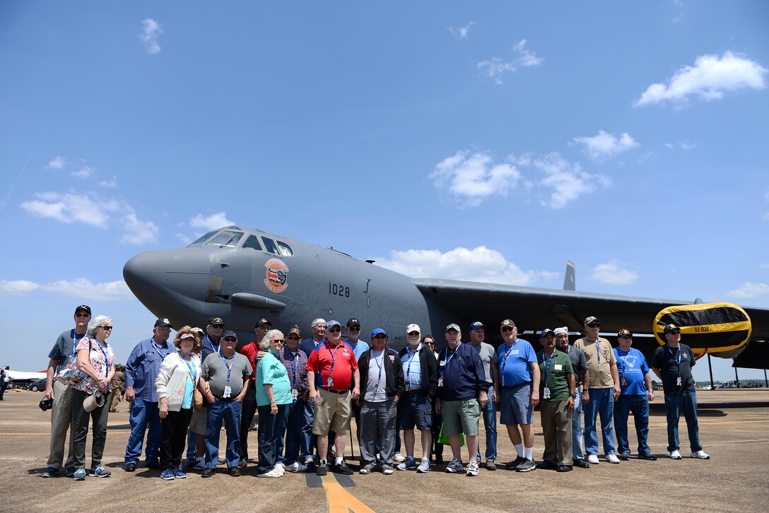 454th Bombardment Wing veterans reunite during Columbus AFB airshow