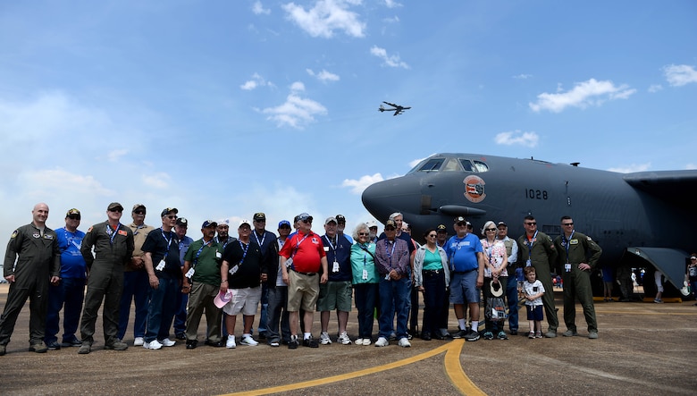 454th Bombardment Wing veterans reunite during Columbus AFB airshow ...