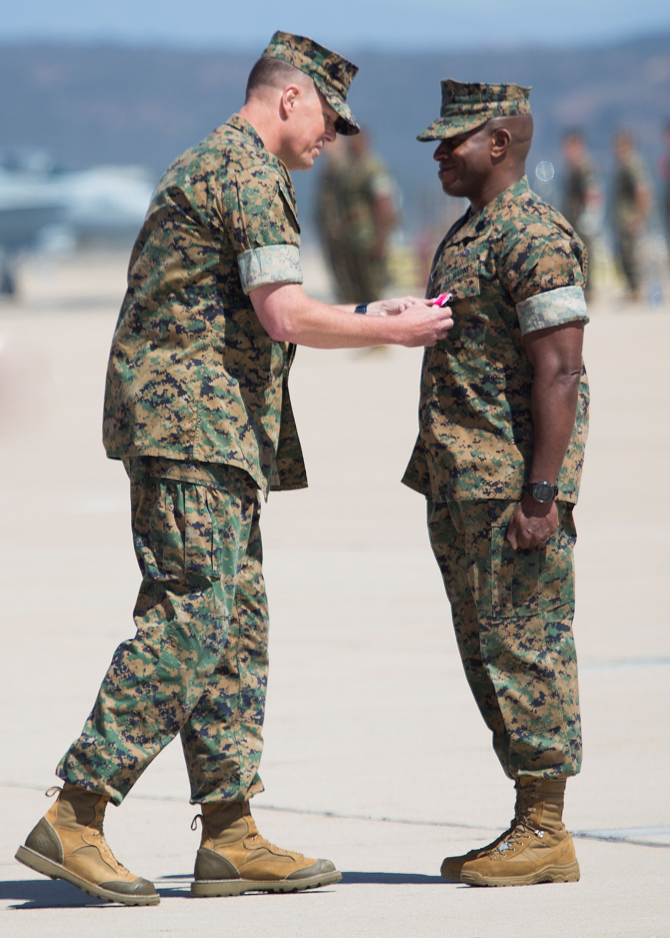 3rd MAW sergeant major passes the sword > 3rd Marine Aircraft Wing > News
