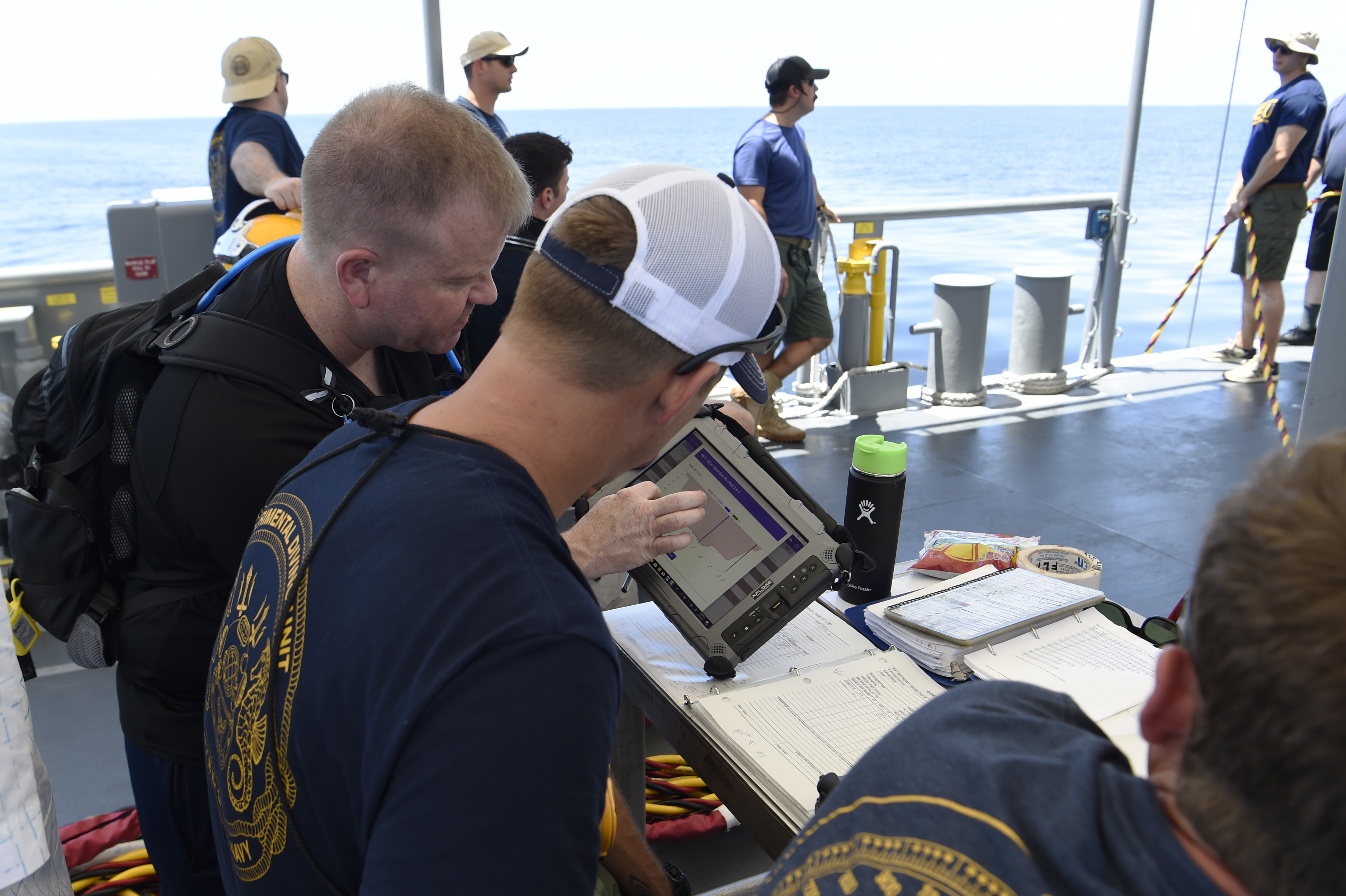 Navy divers to have automated logging from worn dive computers > United ...