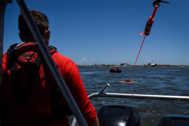 Aircrew practice Mayday over water > Air Force Reserve Command > News ...