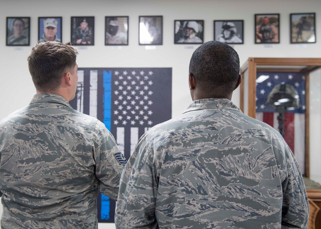 374AW commander tours Yokota Air Base