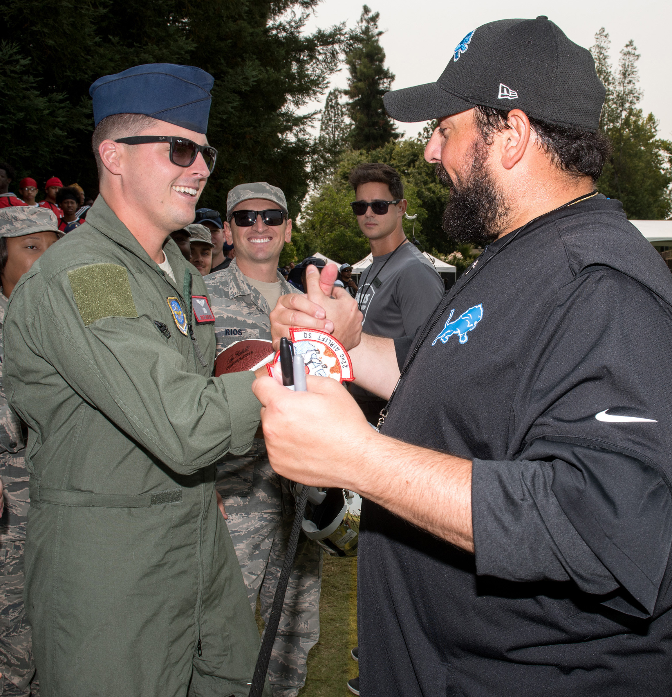 Oakland Raiders honor past and present veterans > Travis Air Force Base ...