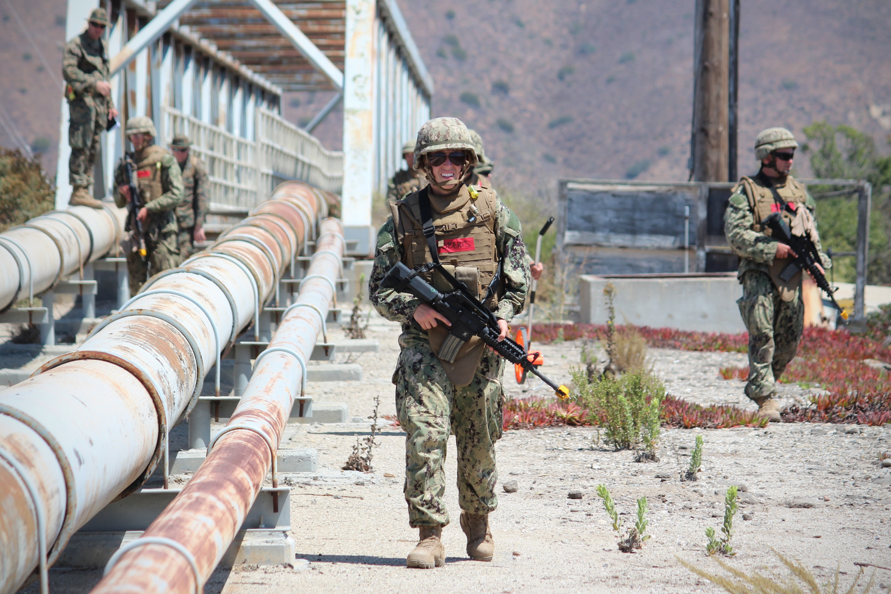 CECOS Basic Class Officers Train in Simulated Field Exercise > Seabee ...