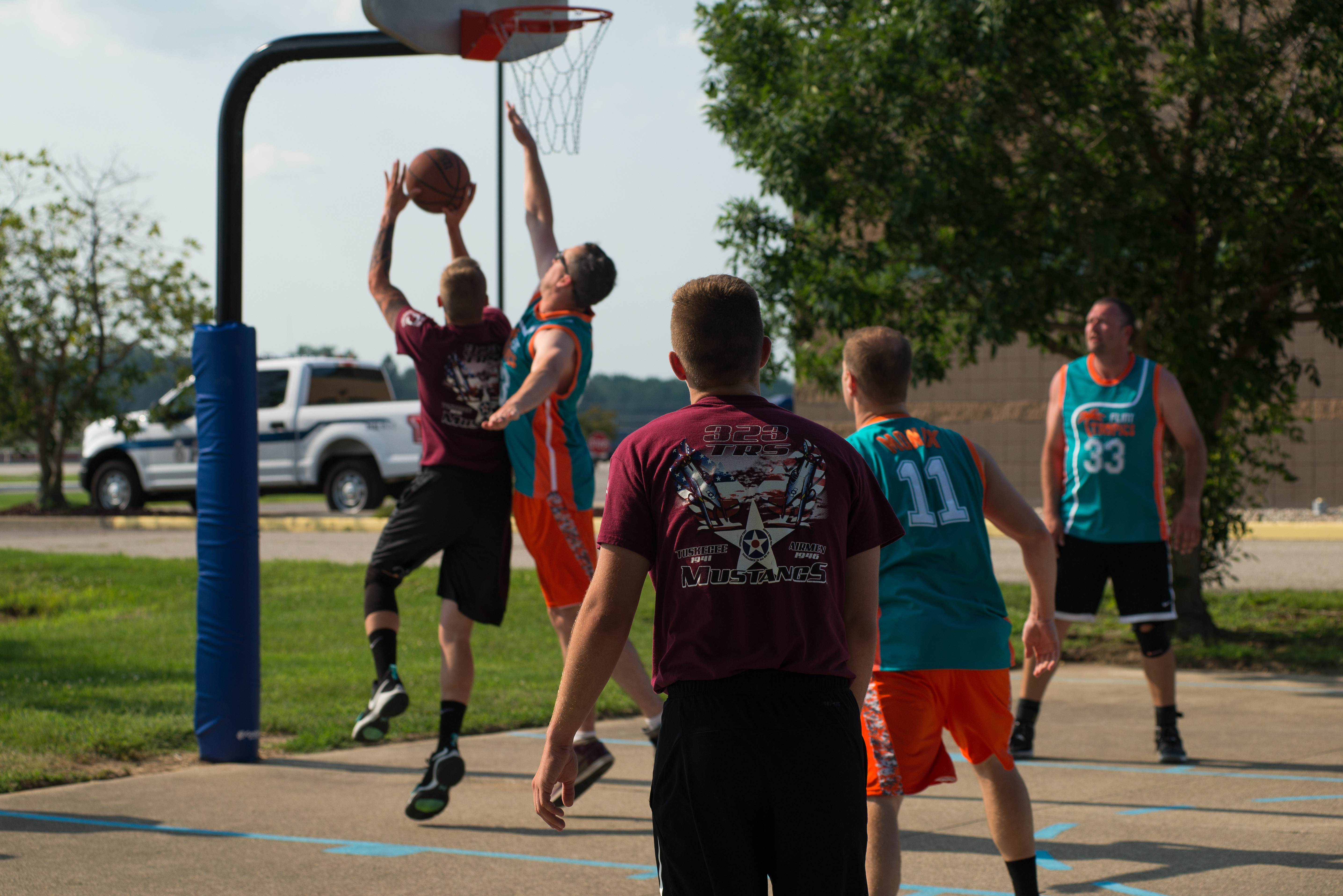 Airmen compete in 3-on-3 basketball tournament at Hulman Field > 181st ...