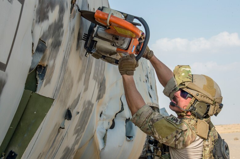 1st Expeditionary Rescue Group conducts combat search and rescue ...