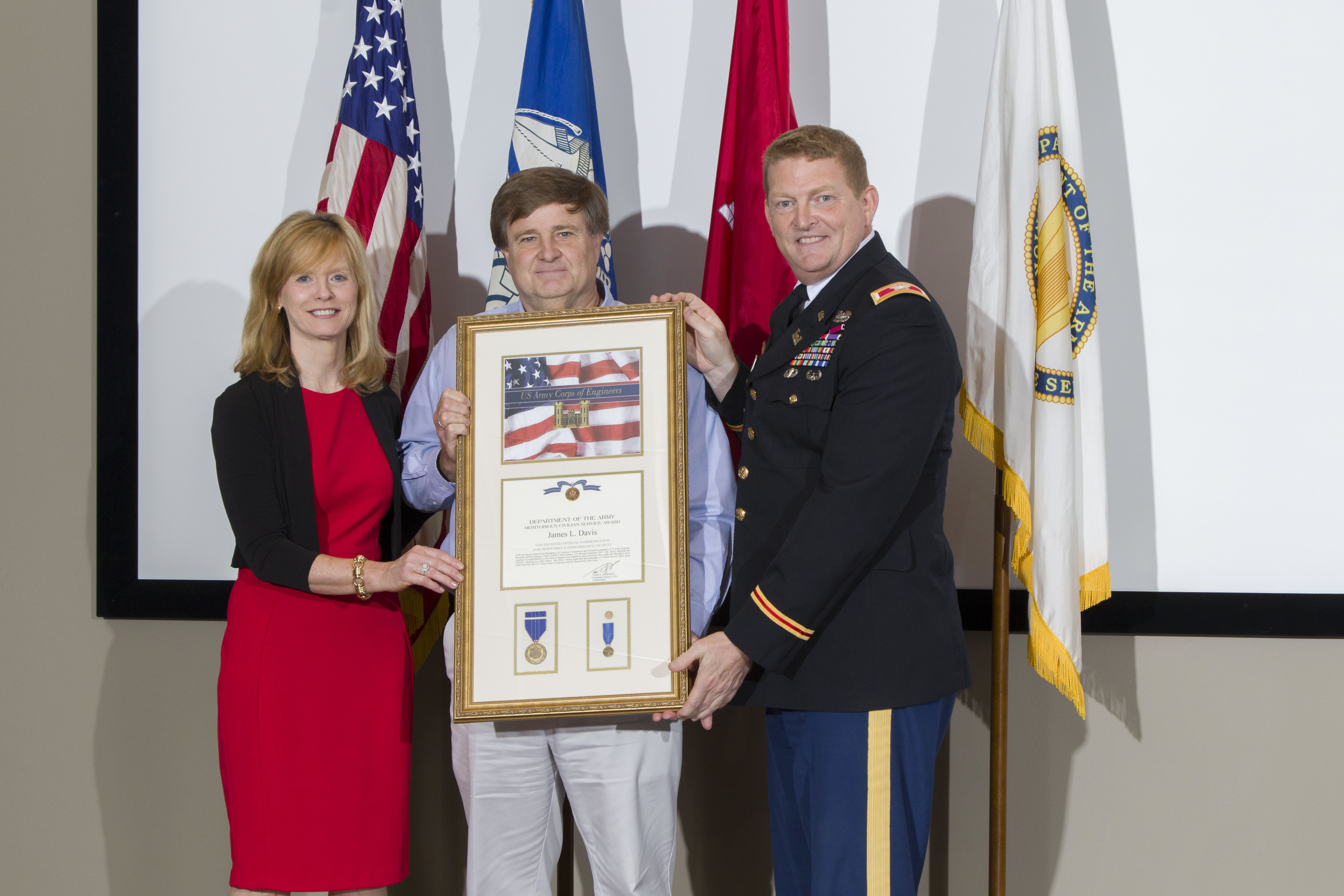 Awards ceremony celebrates employee achievements > Engineer Research ...