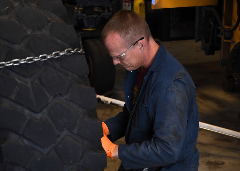 Meet the vehicle maintenance technicians of the 319 LRS > Grand Forks ...